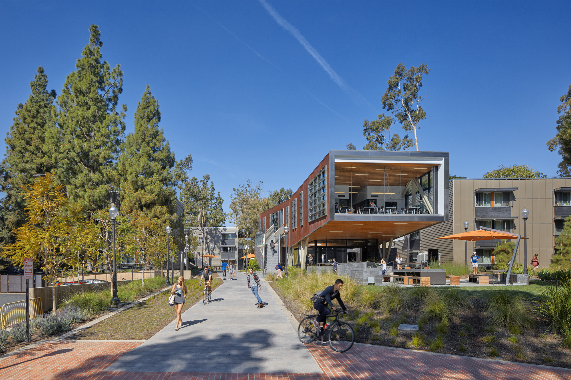 Gallery of UCLA Saxon Suites / Studio E Architects - 13