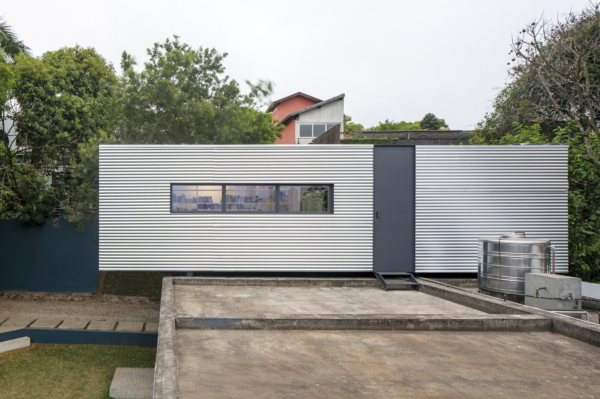 Gallery of LP House / Metro Arquitetos Associados - 11
