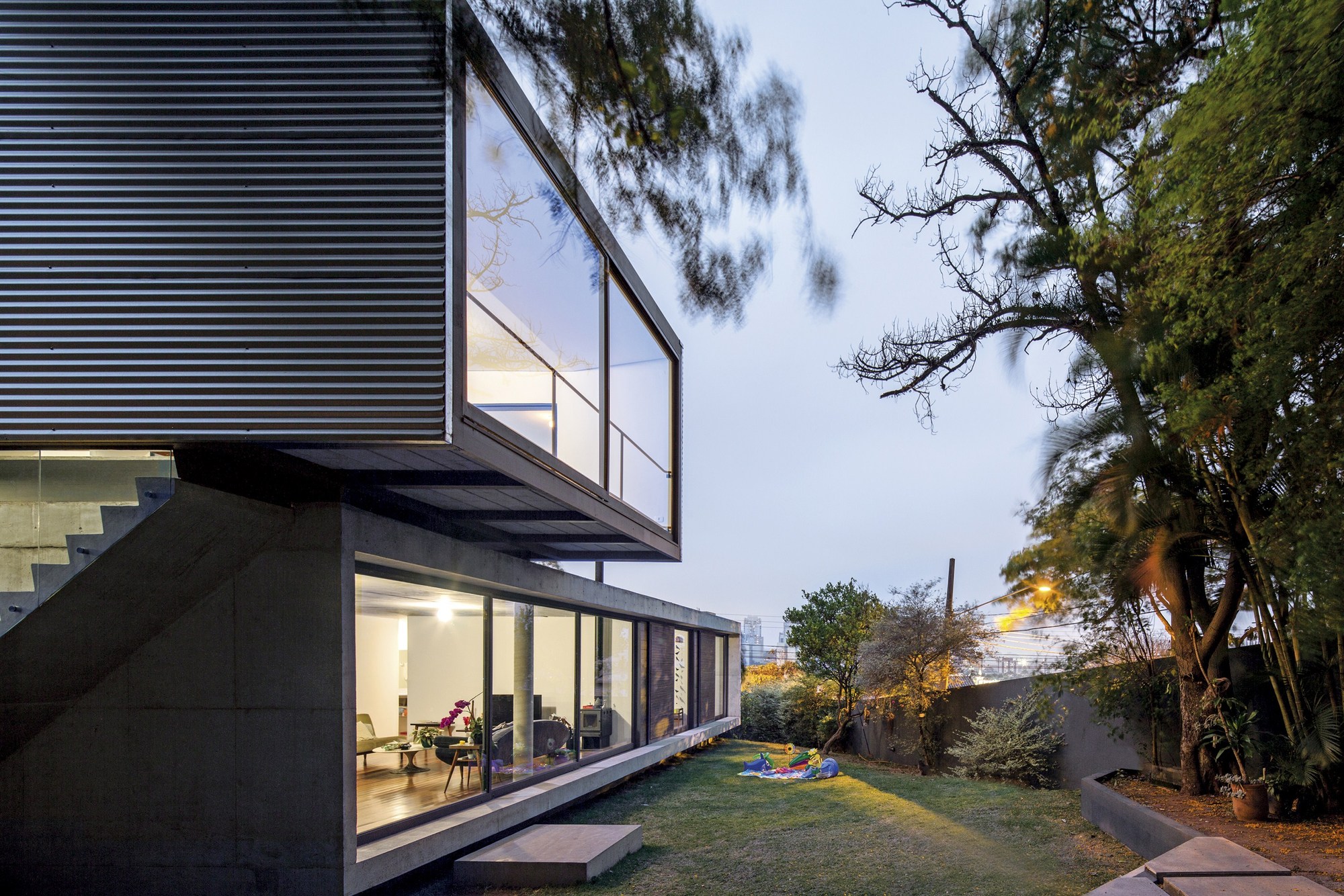 Gallery of LP House / Metro Arquitetos Associados - 15