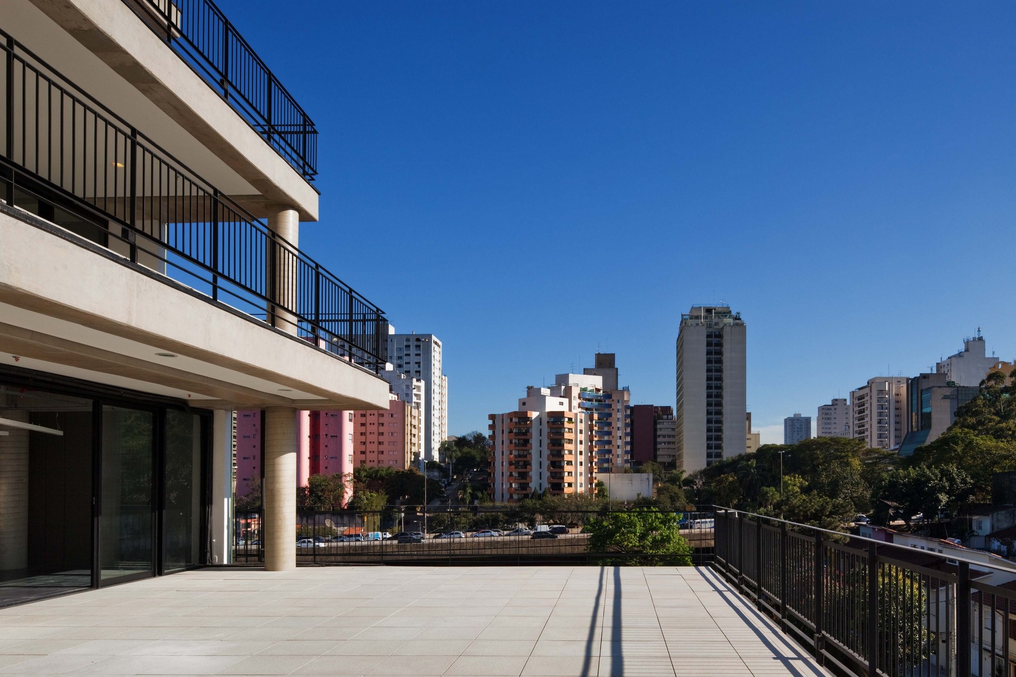 Gallery of João Moura Building / NITSCHE ARQUITETOS - 10