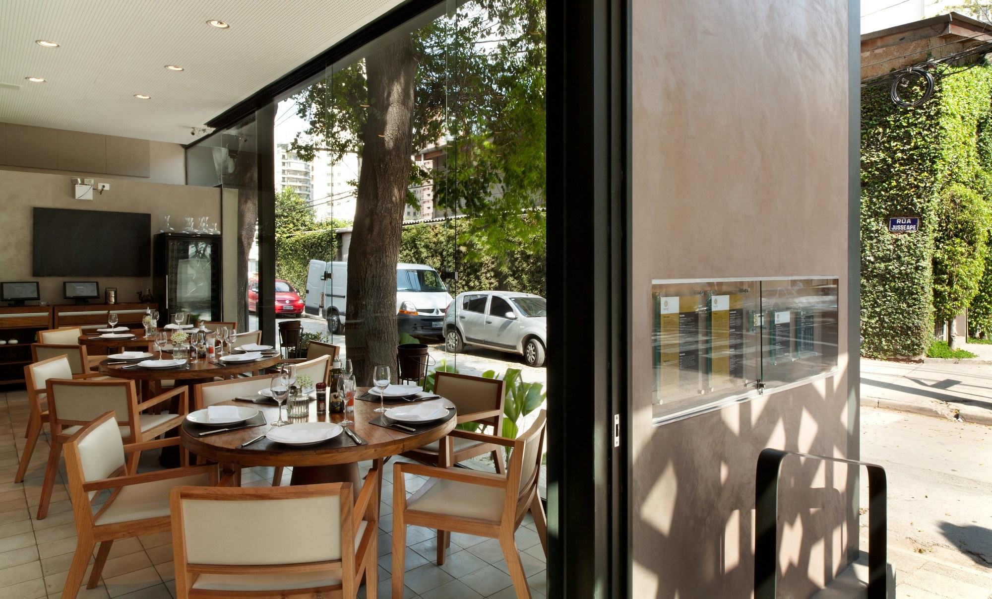 Gallery of Manish Restaurant / ODVO arquitetura e urbanismo + Mínima - 11