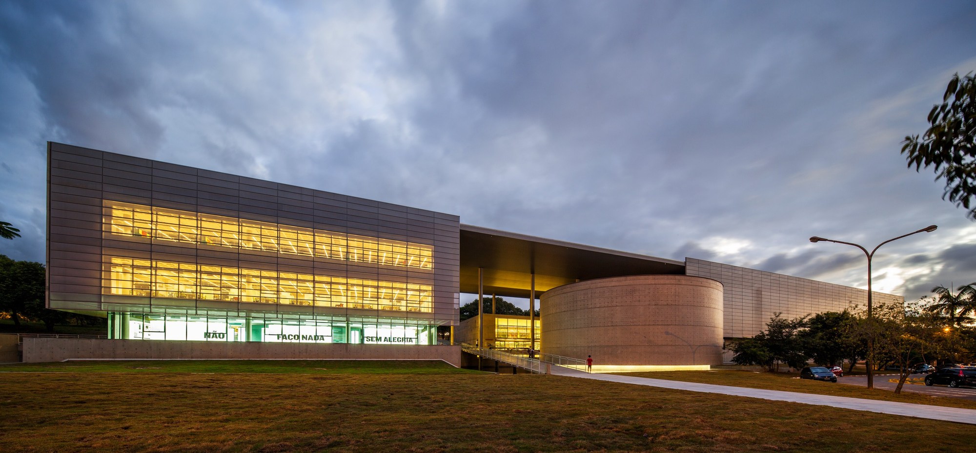 Gallery of Brasiliana Library / Eduardo de Almeida + Mindlin Loeb ...