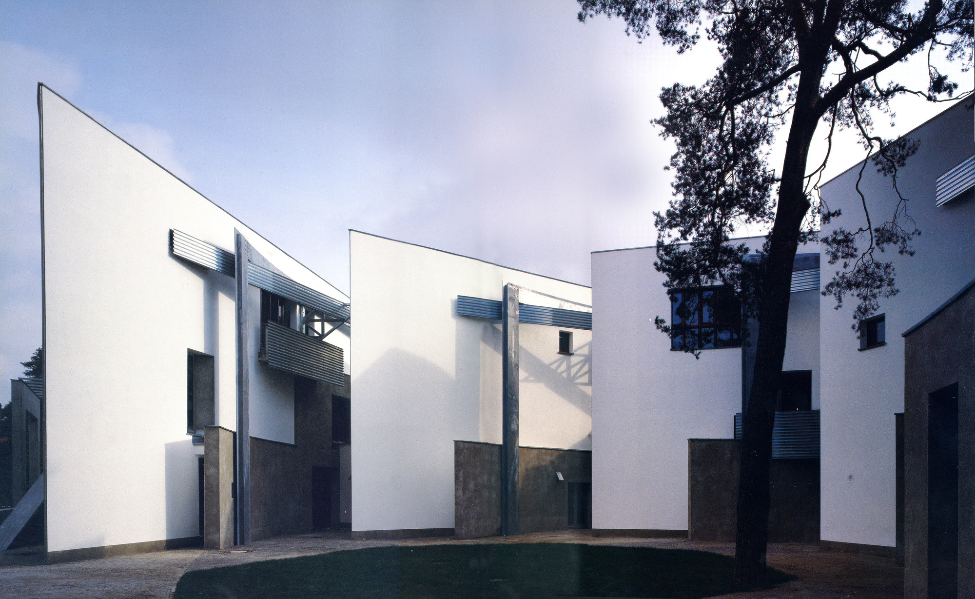 Gallery of Interview with Zvi Hecker: “Good Architecture Cannot Be ...