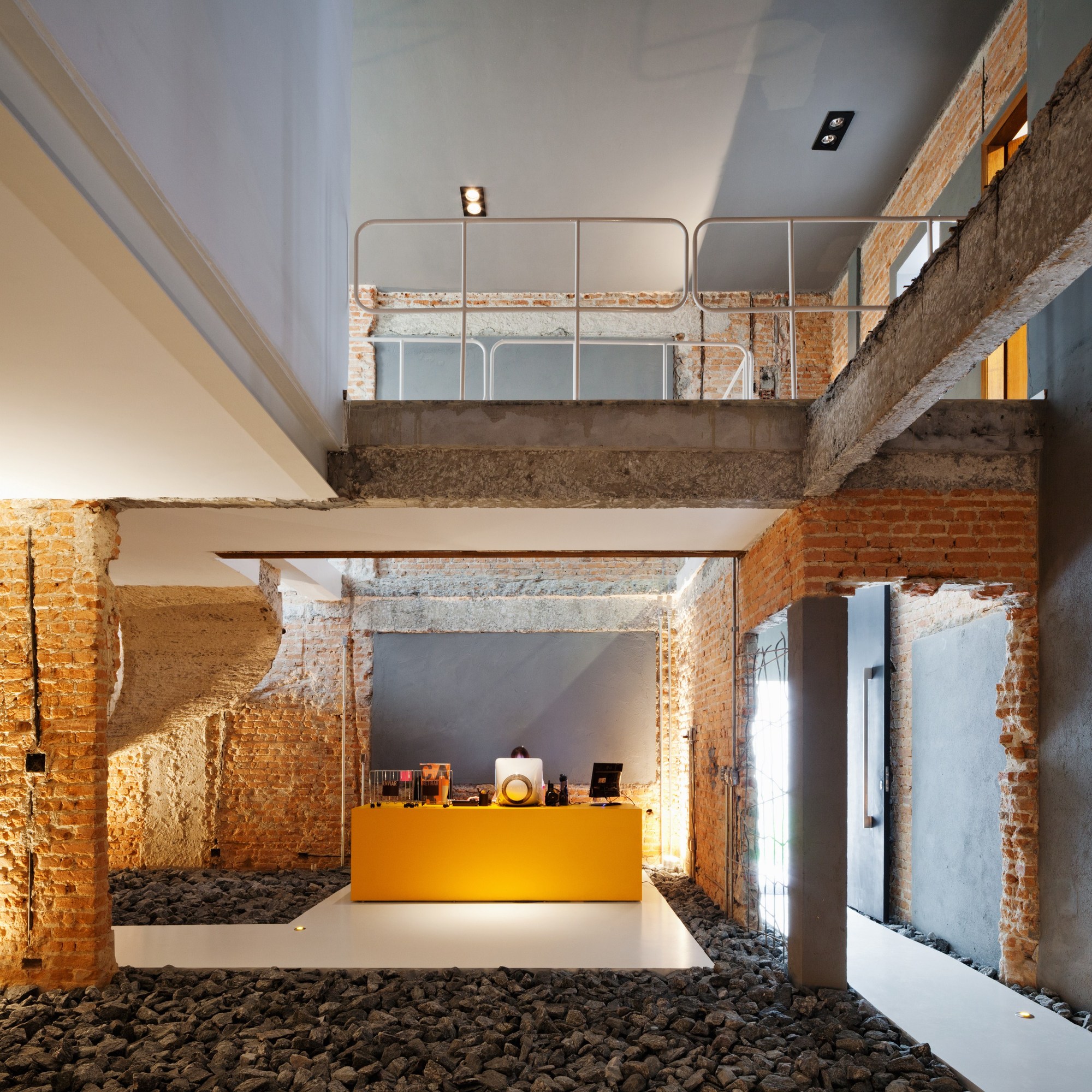 Galería de CASA REX / FGMF - 18