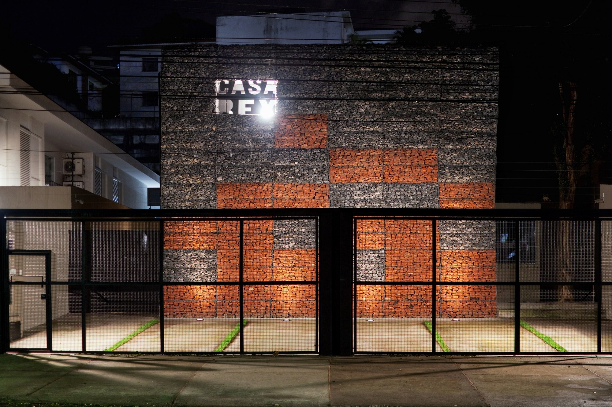 Gallery of CASA REX / FGMF - 21