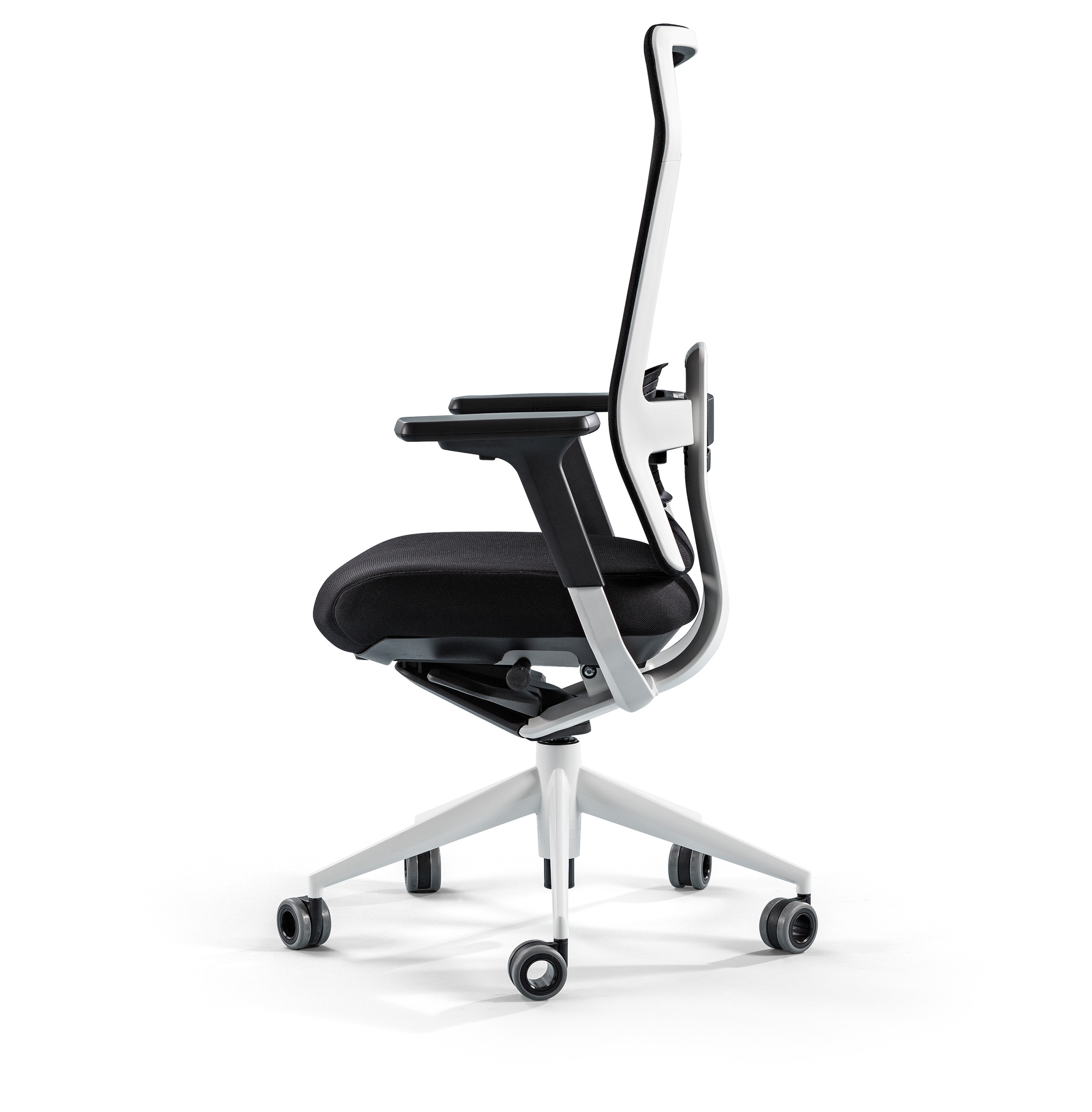 Galería de TNK Flex: silla ergonómica y ajustable al cuerpo humano y sus movimientos - 29