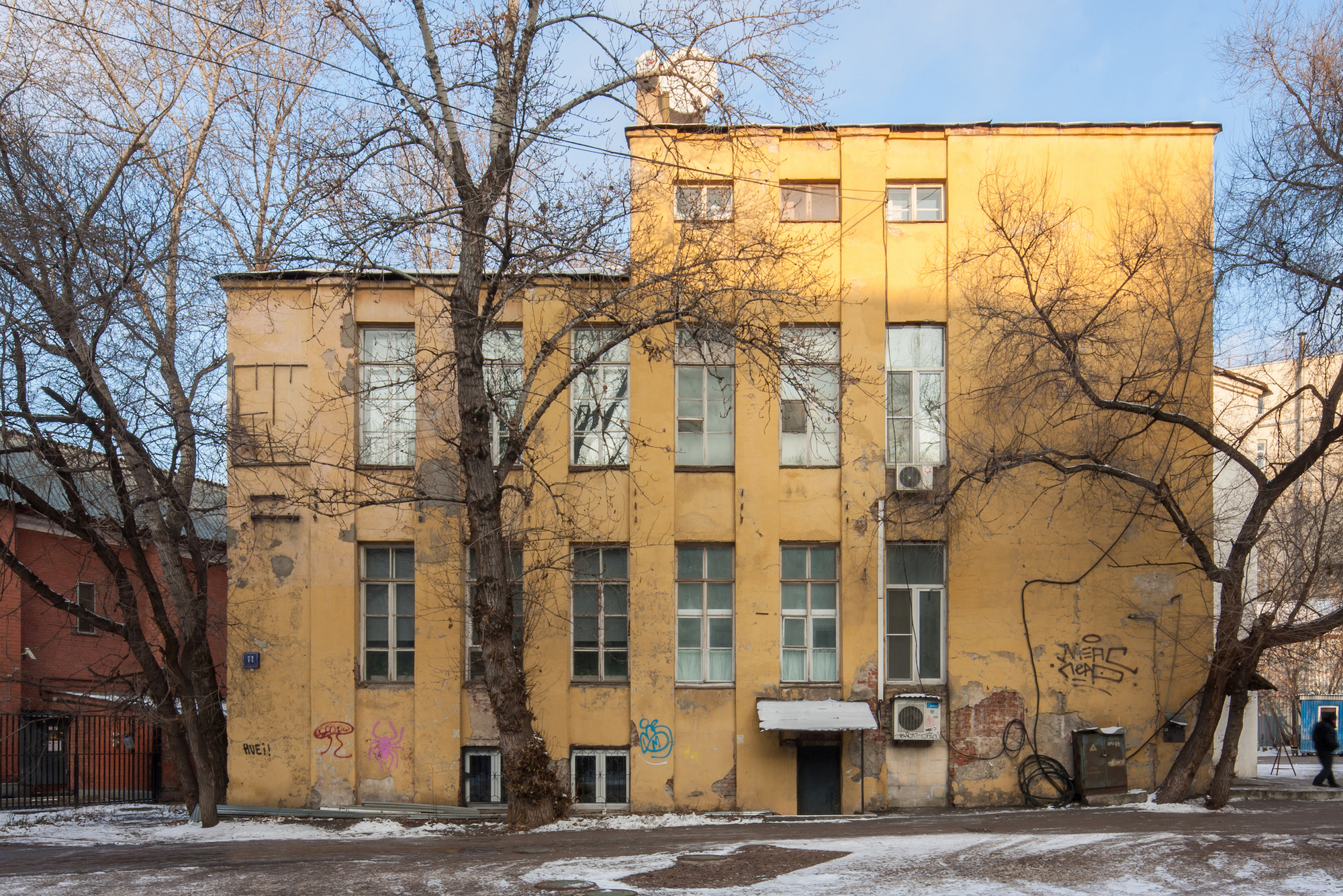 Gallery of Melnikov and Moscow Workers’ Clubs: Translating Soviet ...