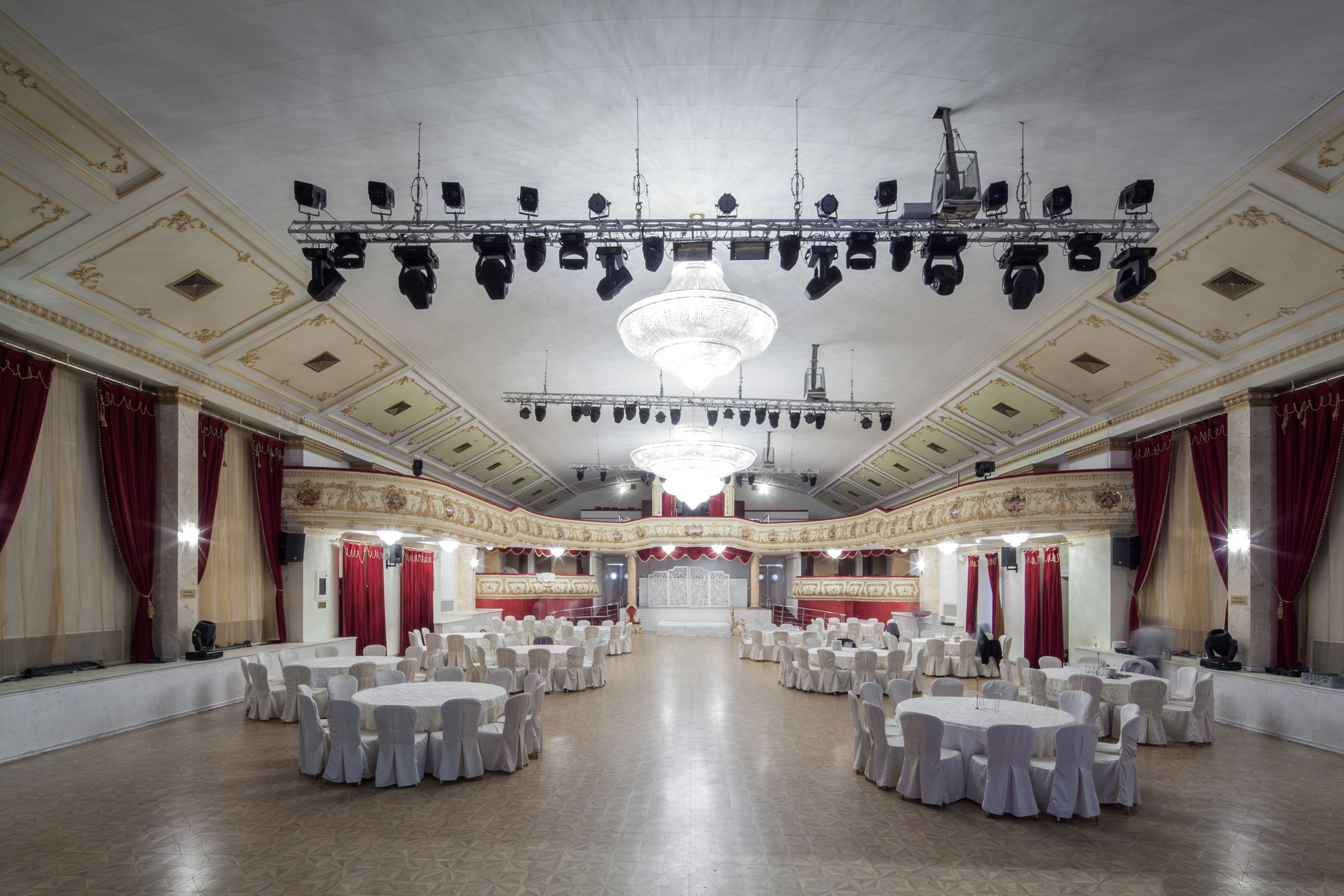 Gallery of Melnikov and Moscow Workers’ Clubs: Translating Soviet ...