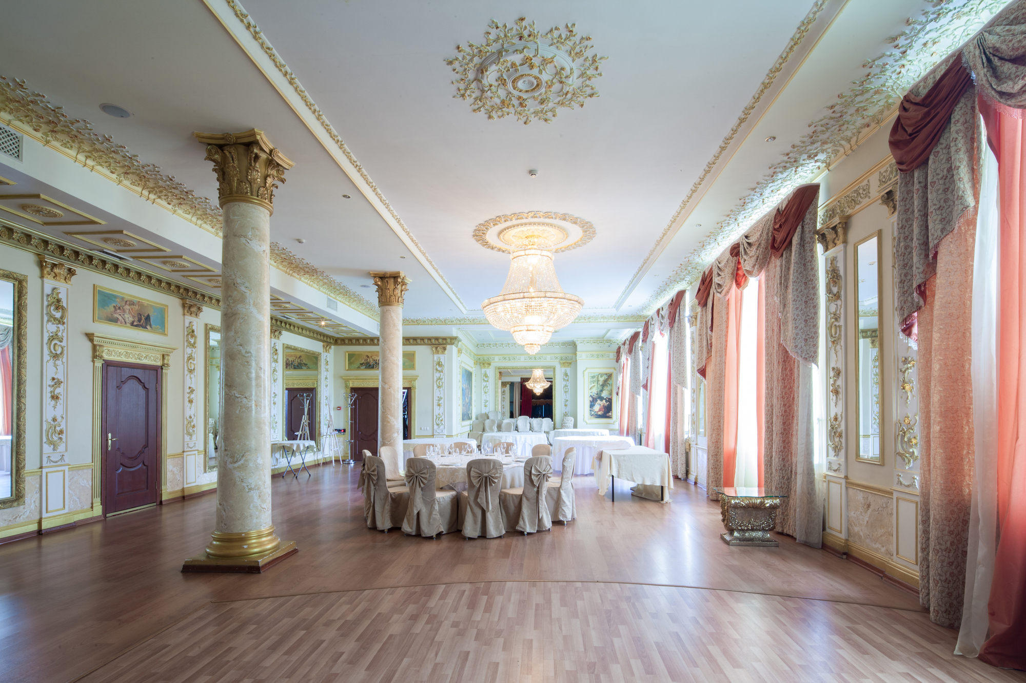 Gallery of Melnikov and Moscow Workers’ Clubs: Translating Soviet ...