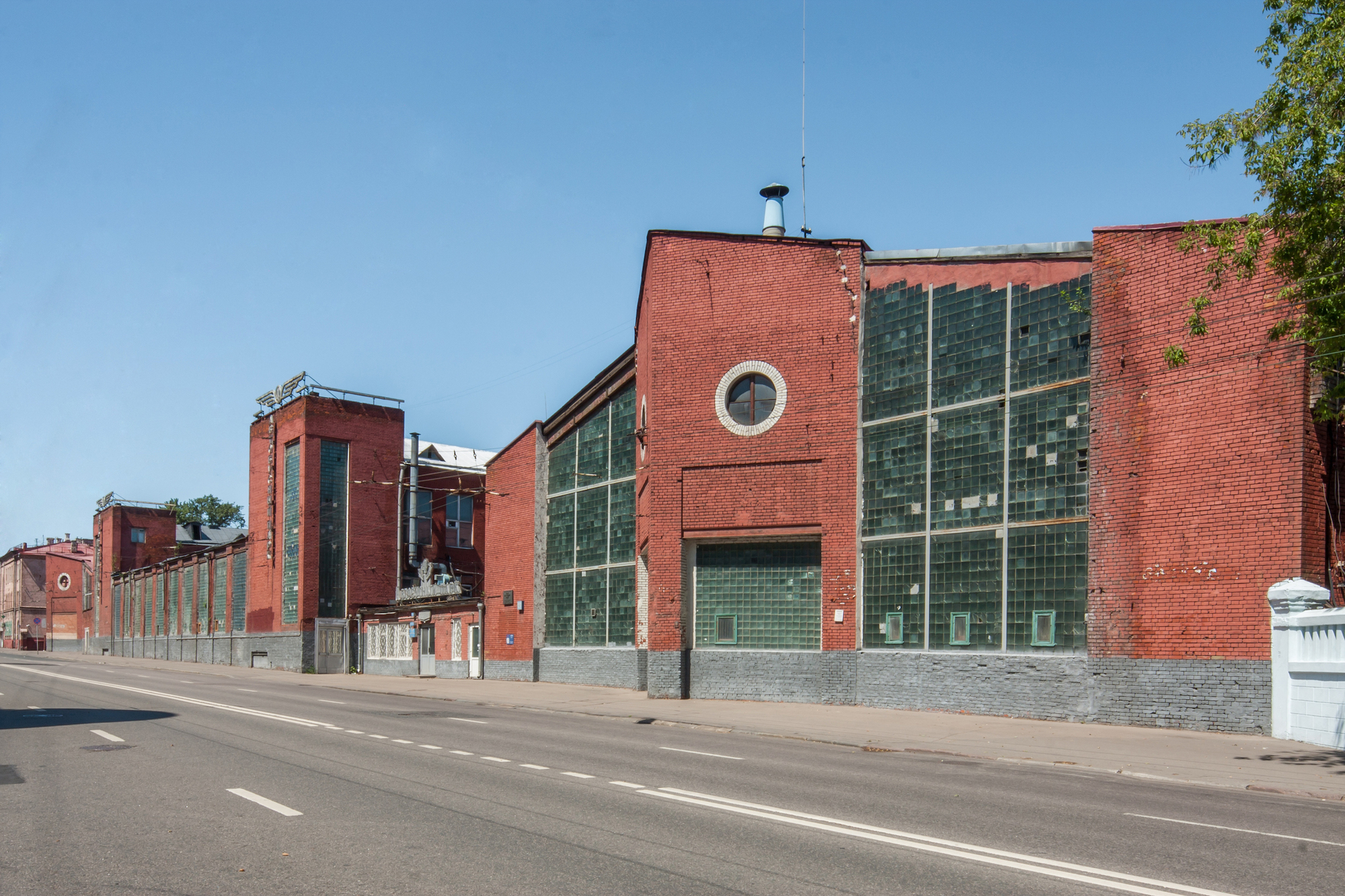 Gallery of Melnikov and Moscow Workers’ Clubs: Translating Soviet ...