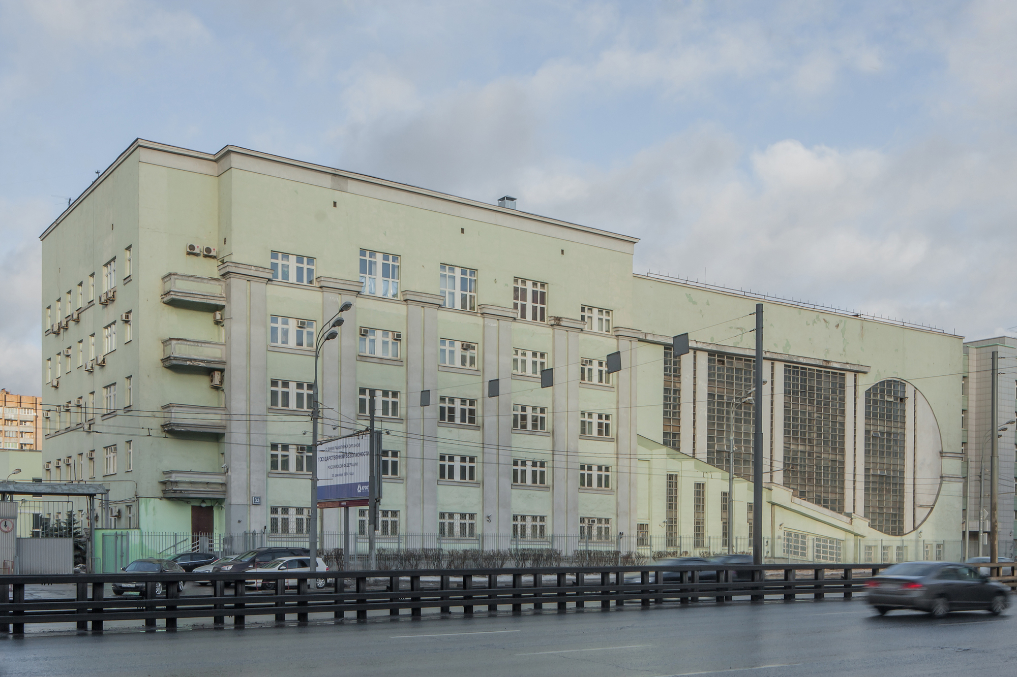 Gallery of Melnikov and Moscow Workers’ Clubs: Translating Soviet ...