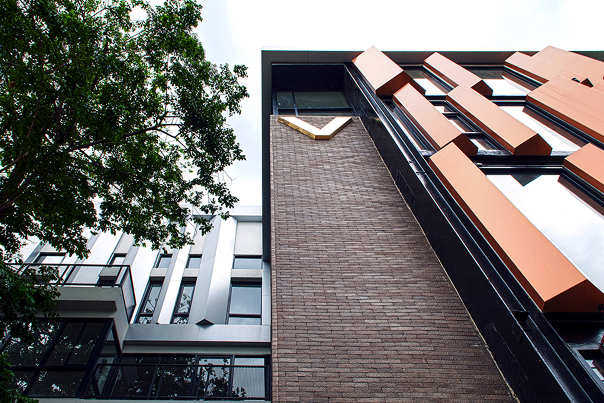 Gallery of V-Office / Scaleup Architects - 8