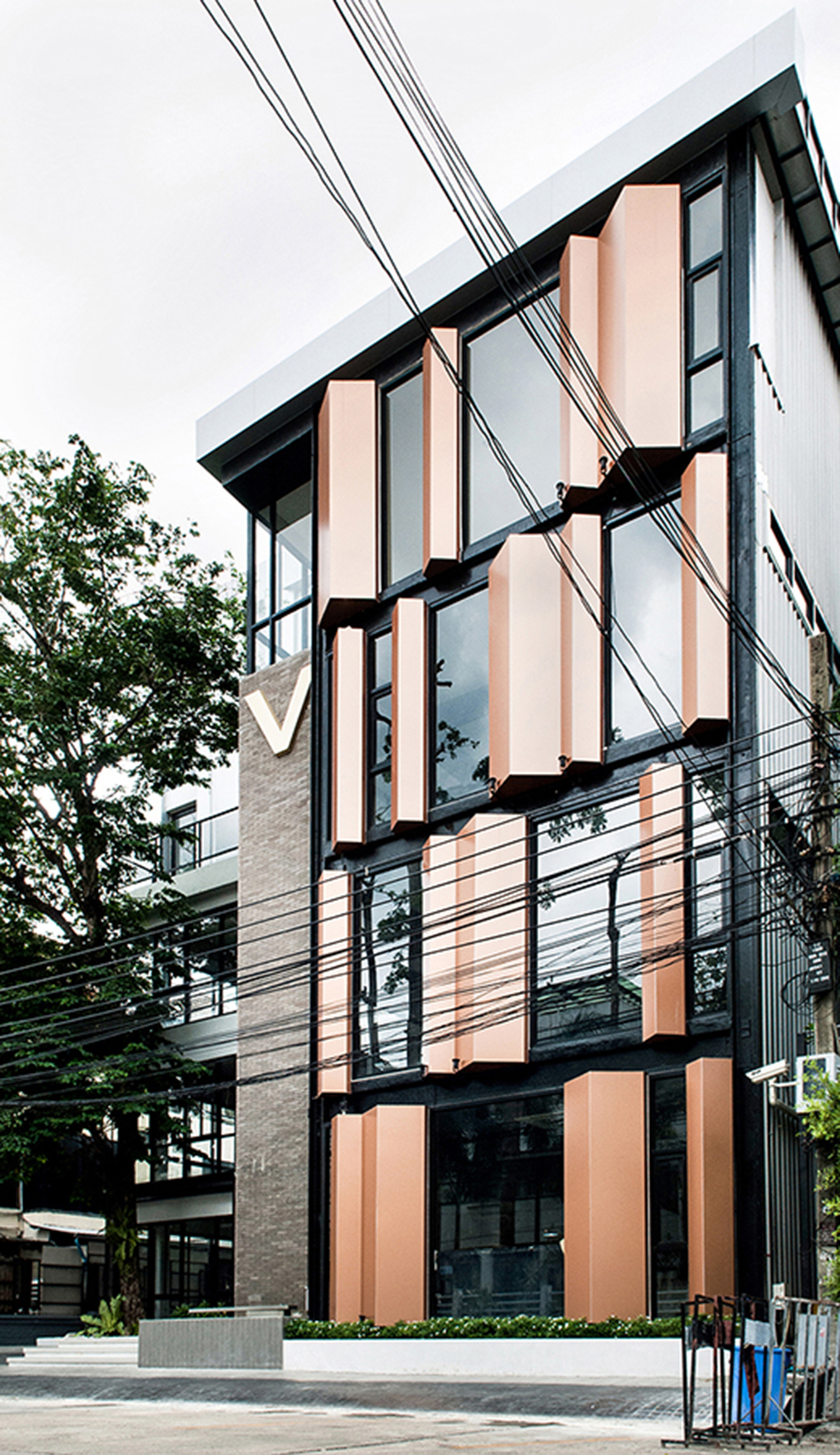 Gallery of V-Office / Scaleup Architects - 6