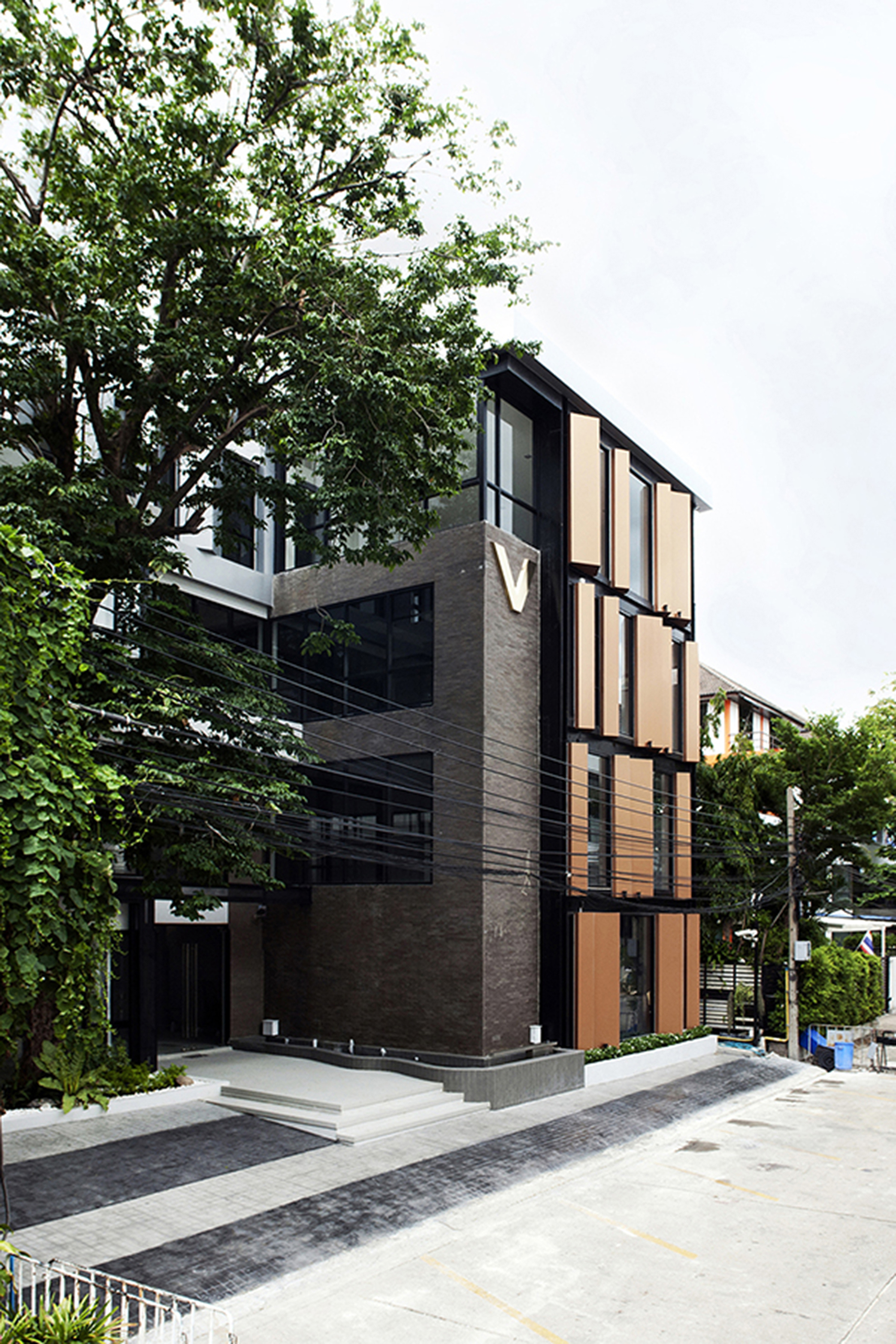 Gallery of V-Office / Scaleup Architects - 7