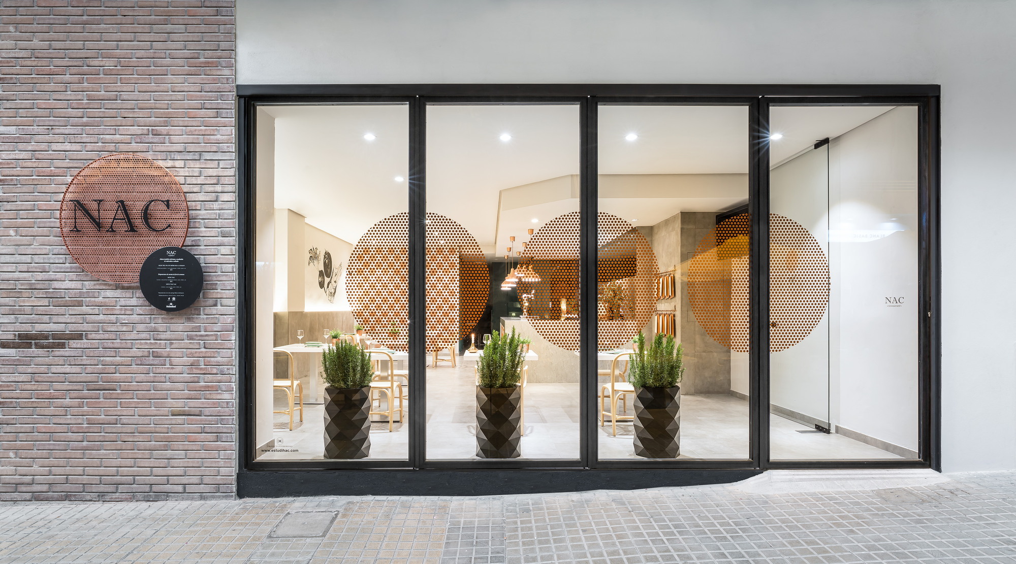 Gallery of NAC Restaurant / estudiHac - 8