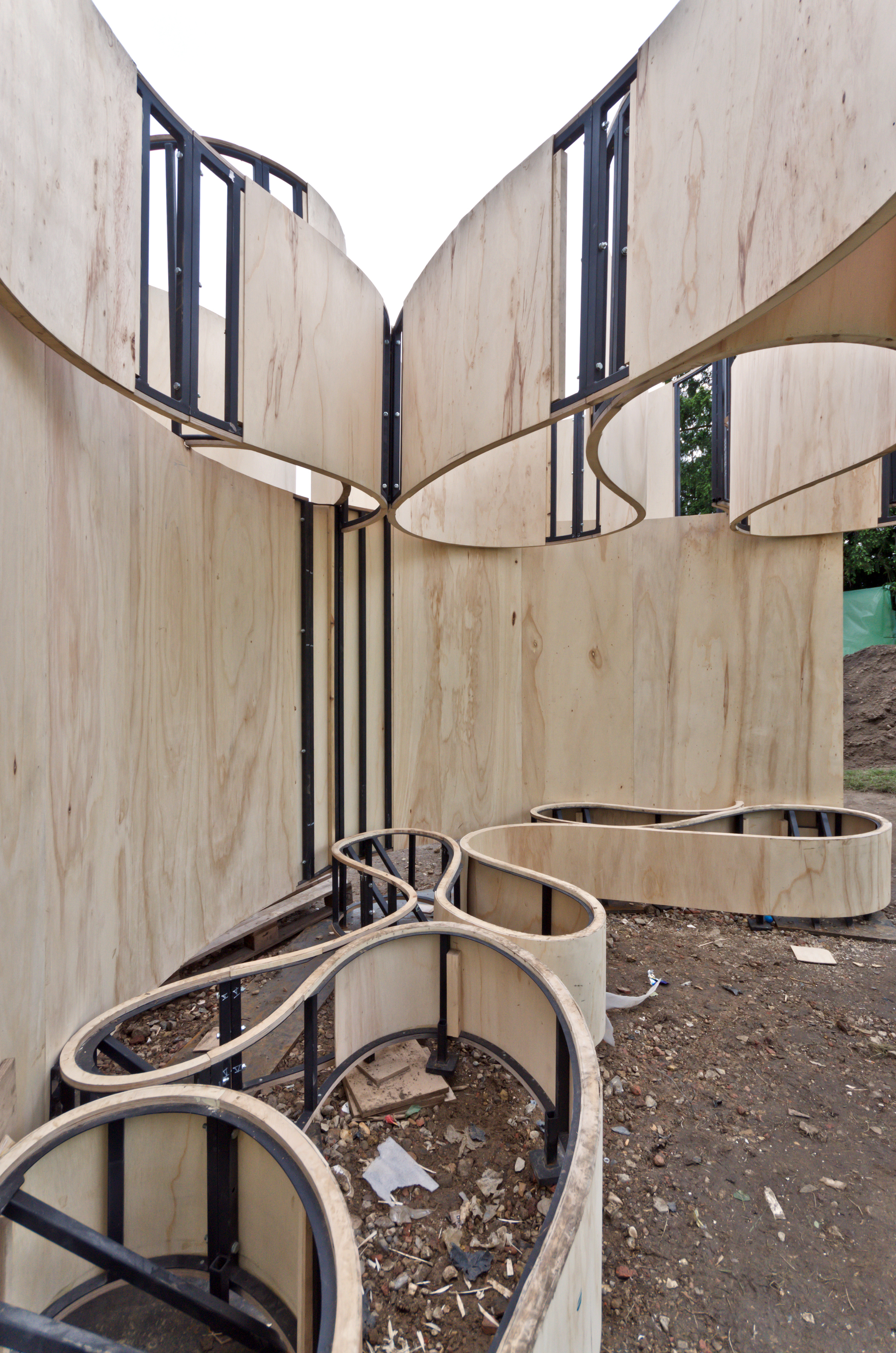 画廊 蛇形画廊旗下的凉亭 / Barkow Leibinger - 8