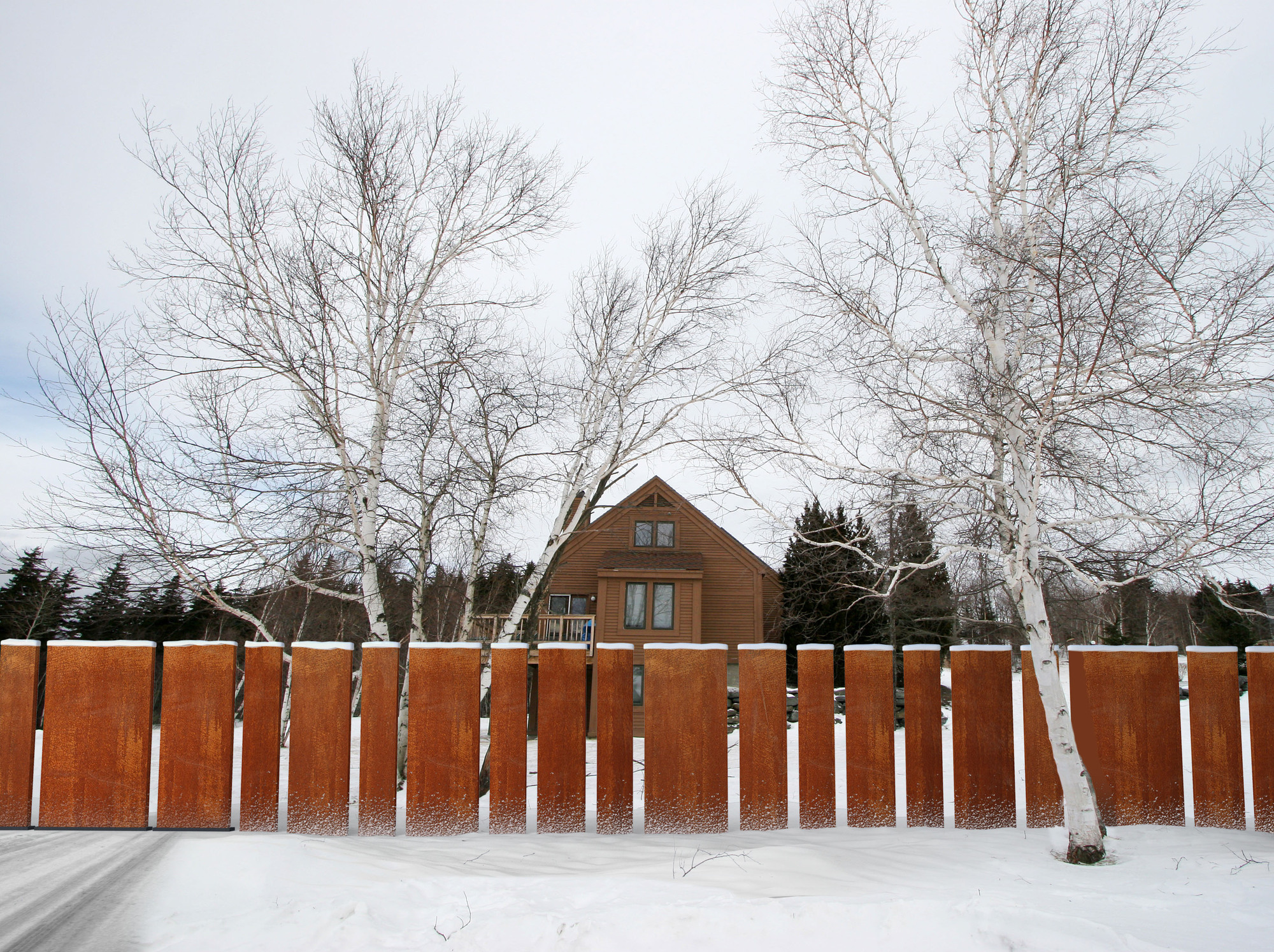 Gallery of This New "Fancy Fence" System Retracts Gate Directly Into ...