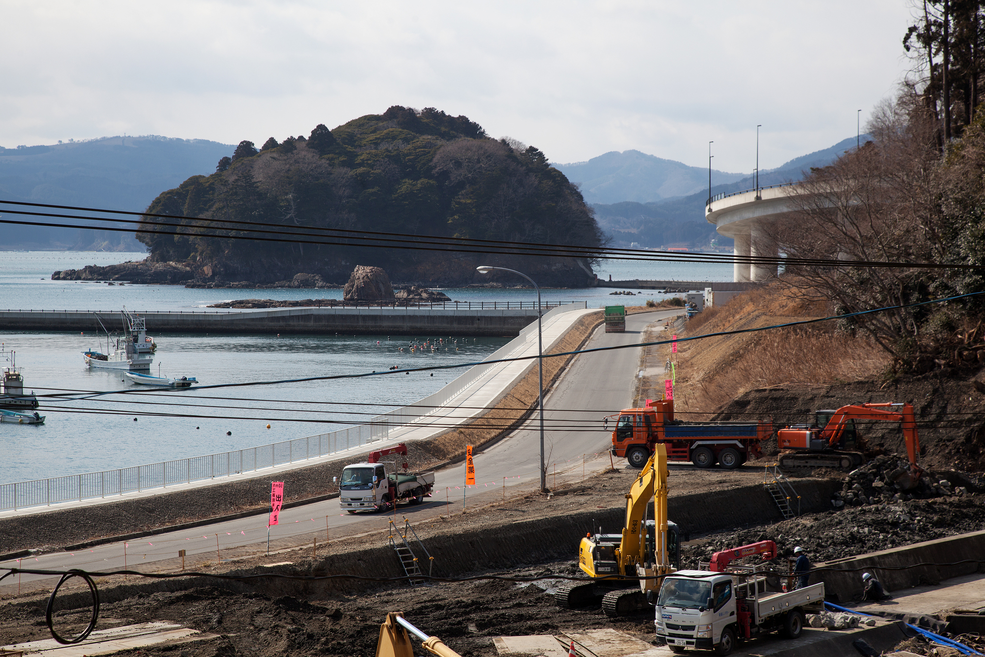 Gallery of Between Generic Interventions and Architecture of Relations ...