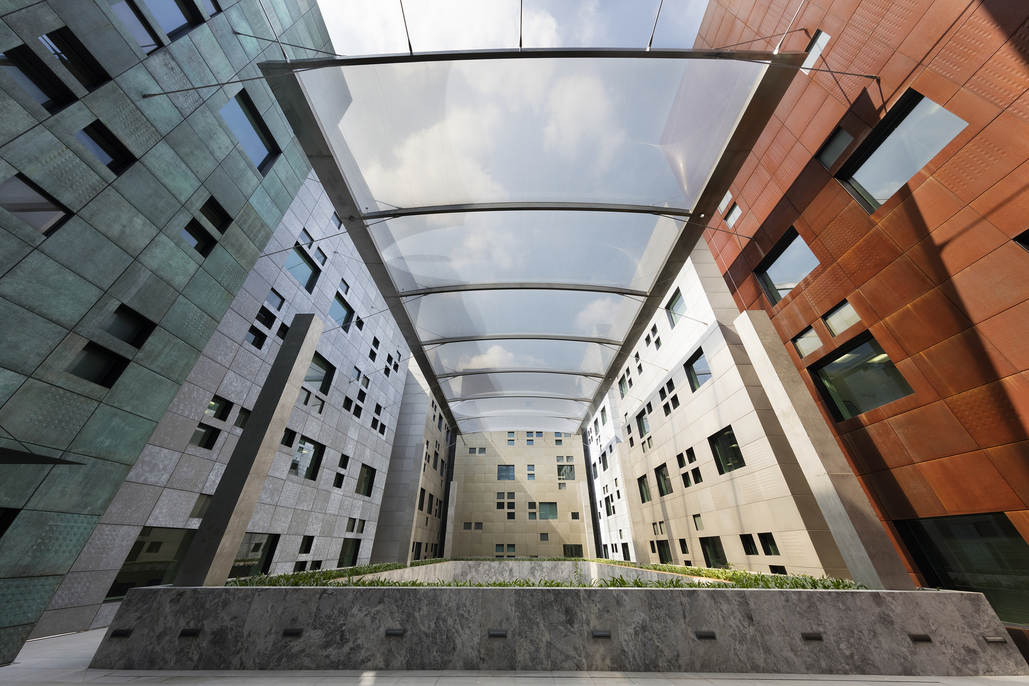 Gallery of New Australian Embassy Jakarta / Denton Corker Marshall - 37