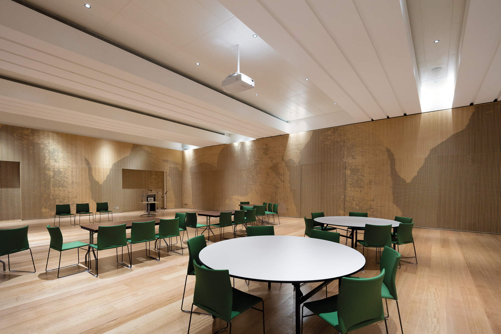 Gallery of New Australian Embassy Jakarta / Denton Corker Marshall - 16