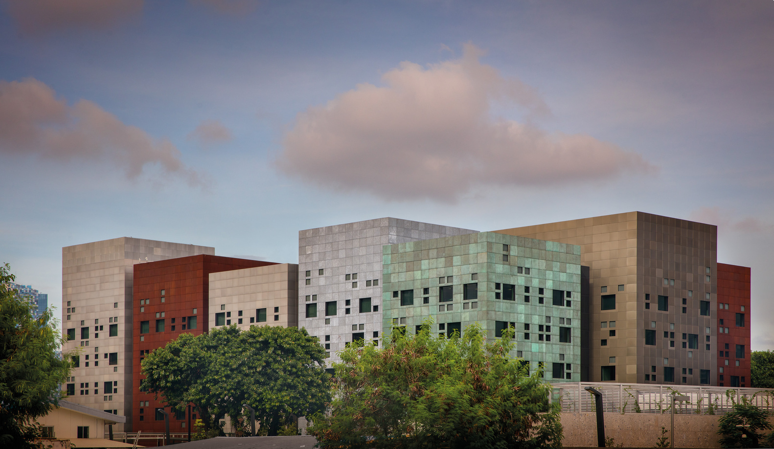 Gallery of New Australian Embassy Jakarta / Denton Corker Marshall - 39