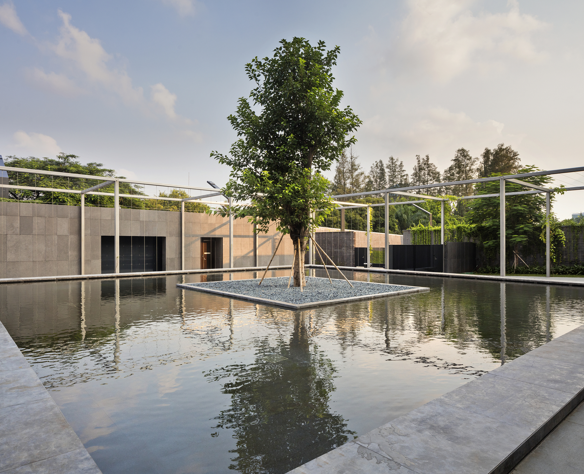 Gallery of New Australian Embassy Jakarta / Denton Corker Marshall - 2