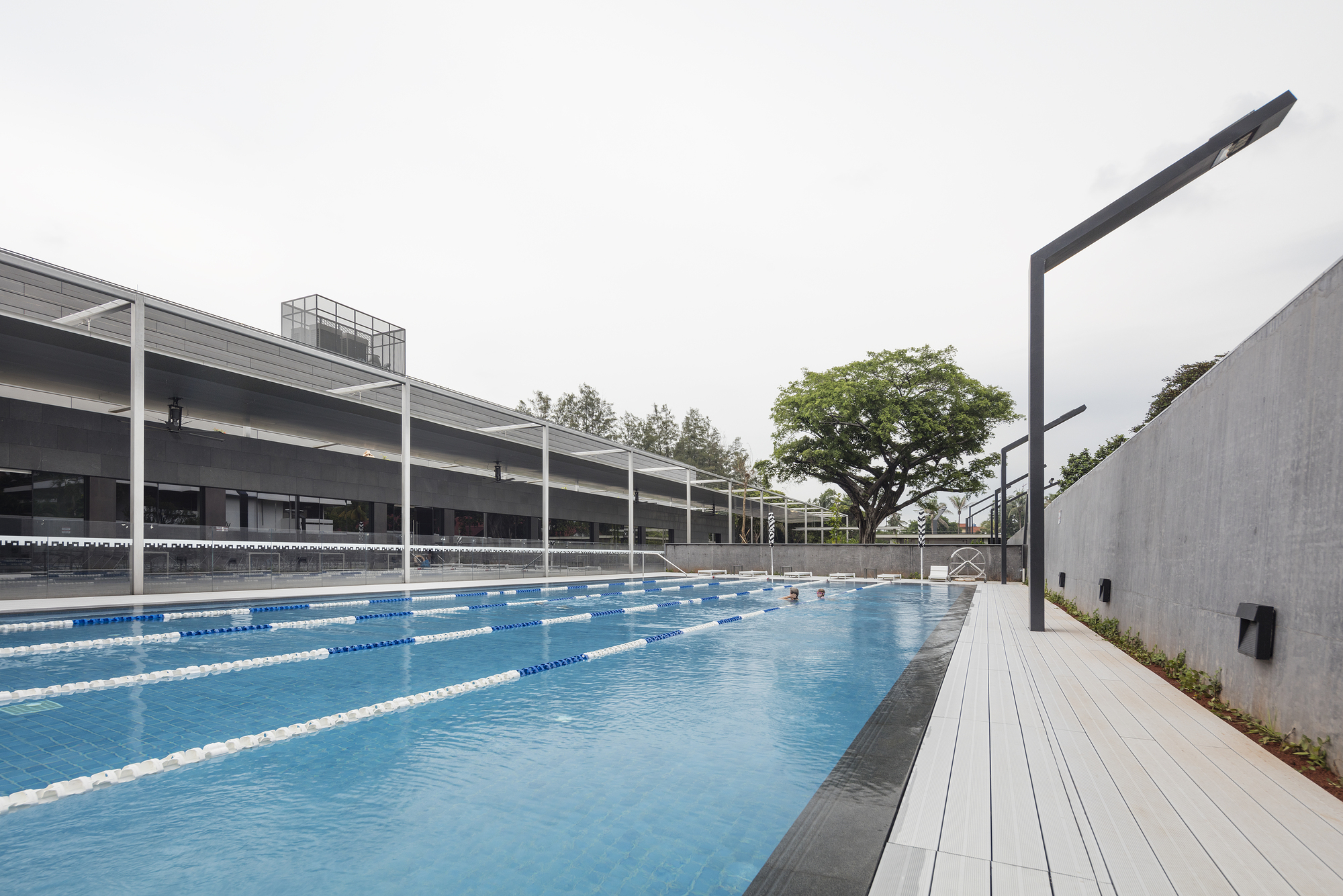 Gallery of New Australian Embassy Jakarta / Denton Corker Marshall - 36