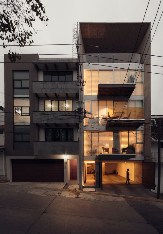 Edificio VH / BCA Taller de Diseño | ArchDaily en Español