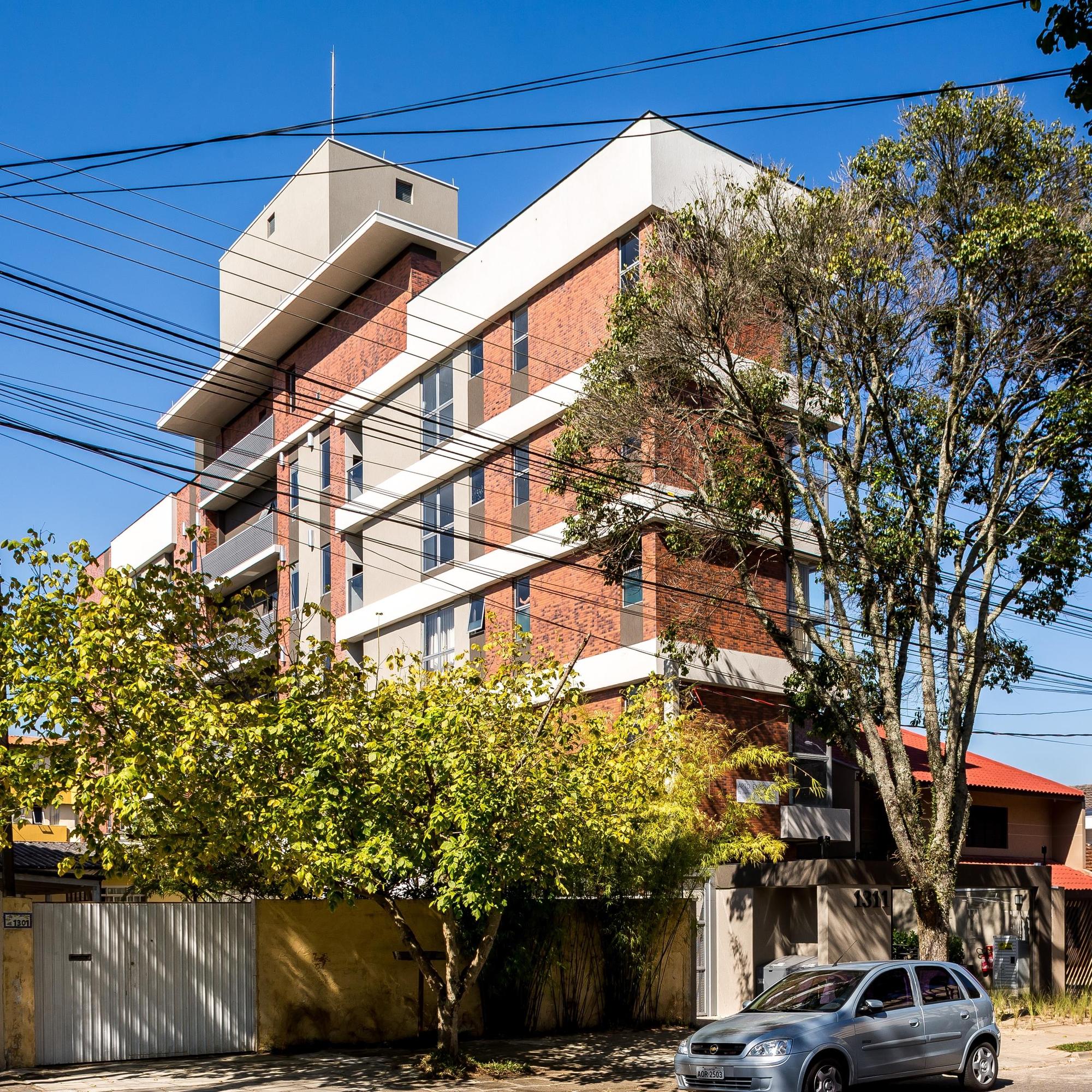 Galeria de Edifício Residencial / Karin Klassen Arquitetos Associados ...