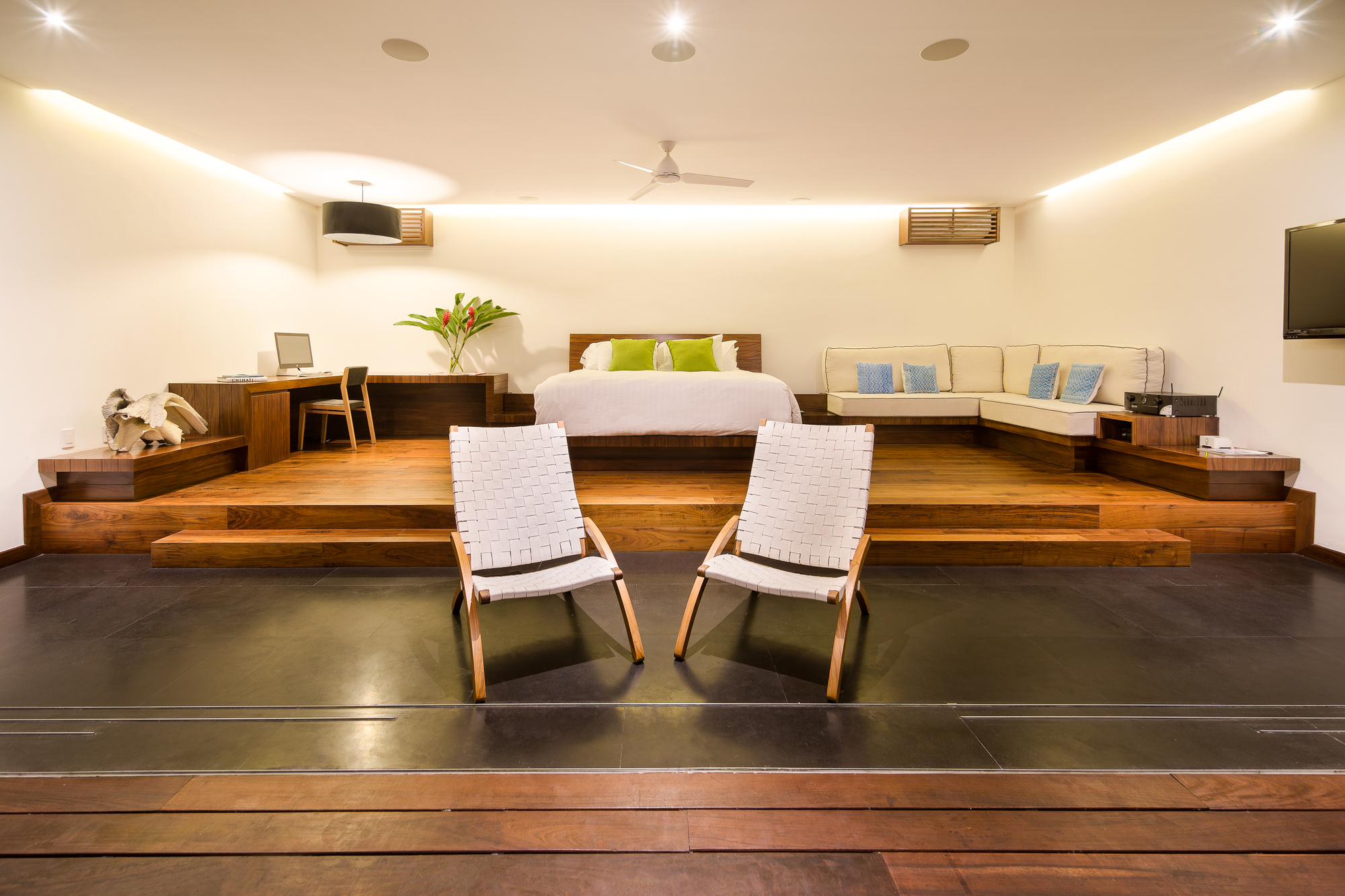 Gallery of La Solana House / HGR Arquitectos + DIANA ARNAU - 12