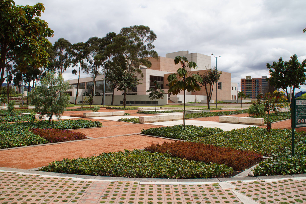 Recorre cinco bibliotecas colombianas en estas panorámicas 360 ...