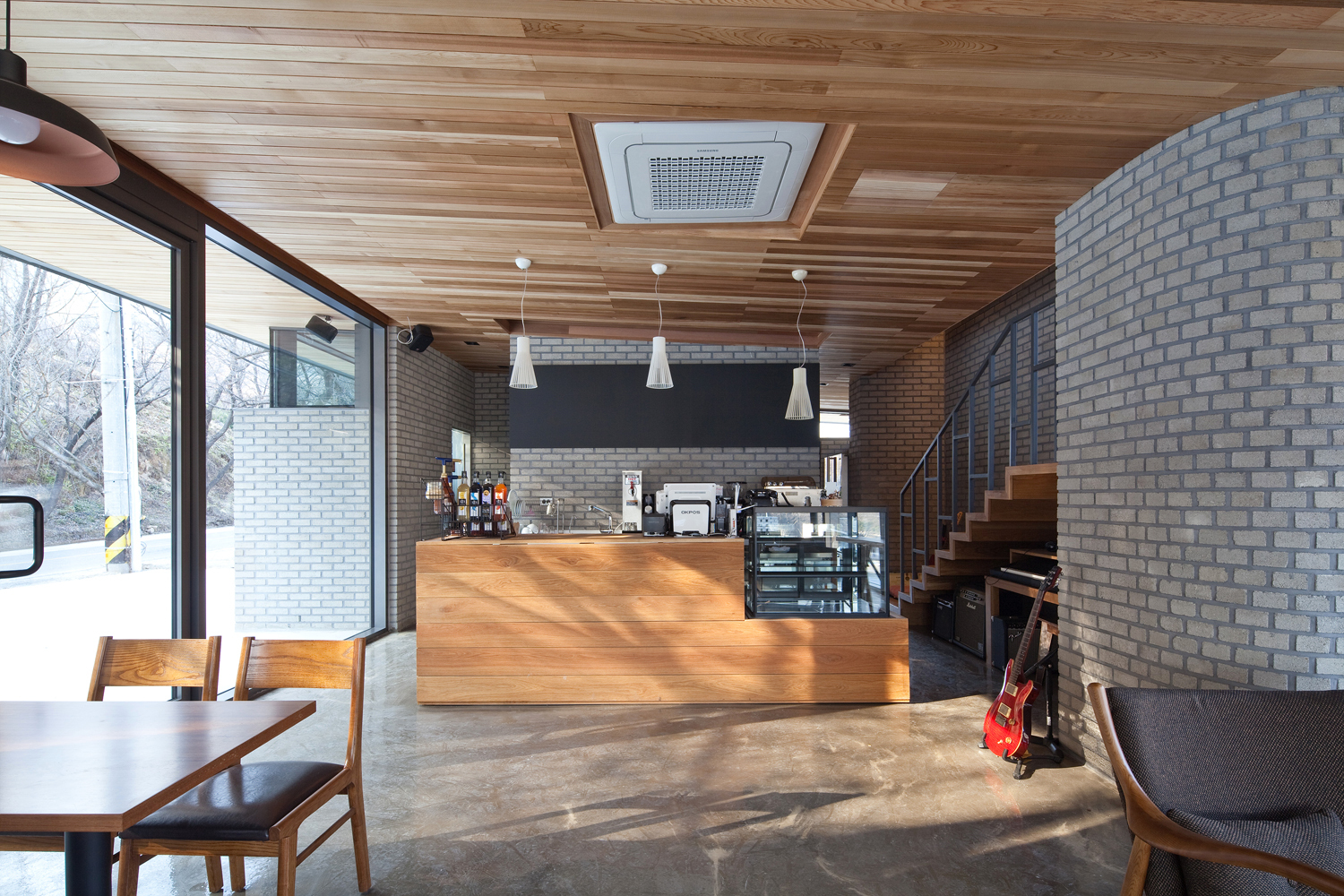 Gallery of Two Courtyards House + Bridge 130 Cafe / Lee.haan.architects ...