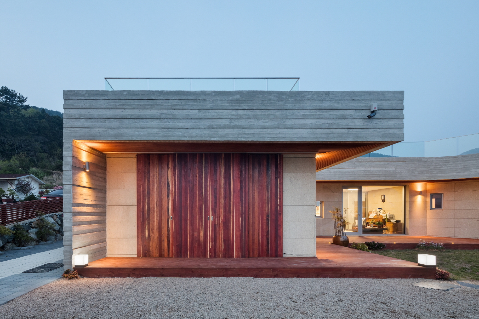 Gallery of House in Mt. Dongmang / 2m2 architects - 4