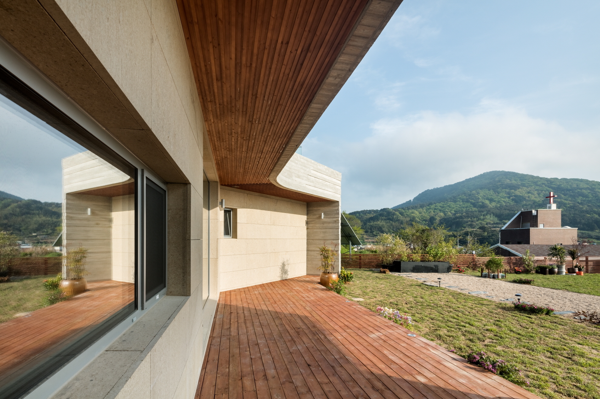 Gallery of House in Mt. Dongmang / 2m2 architects - 9