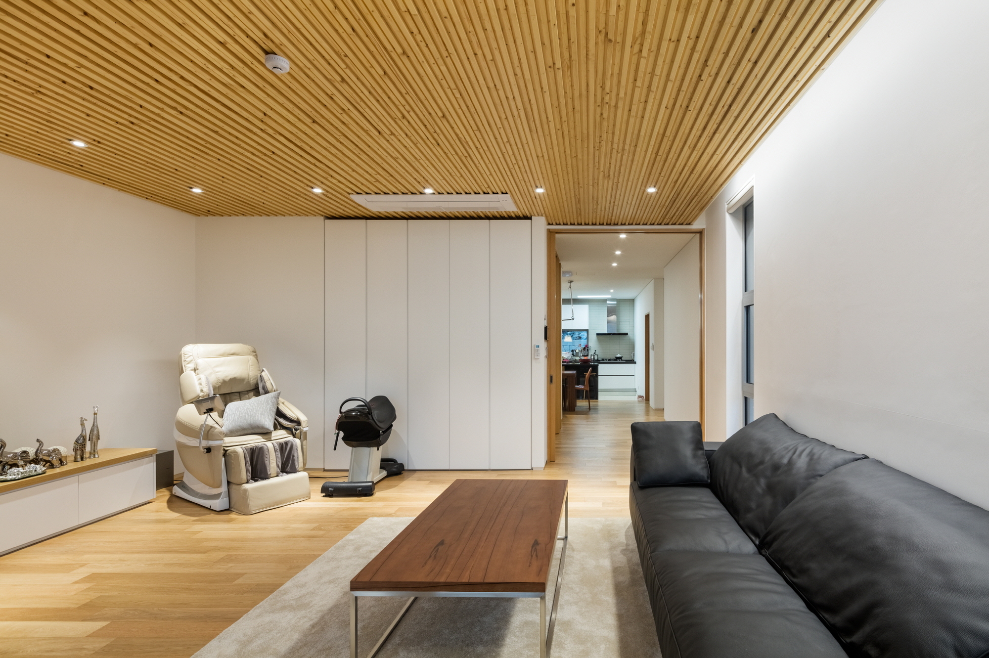 Gallery of House in Mt. Dongmang / 2m2 architects - 5