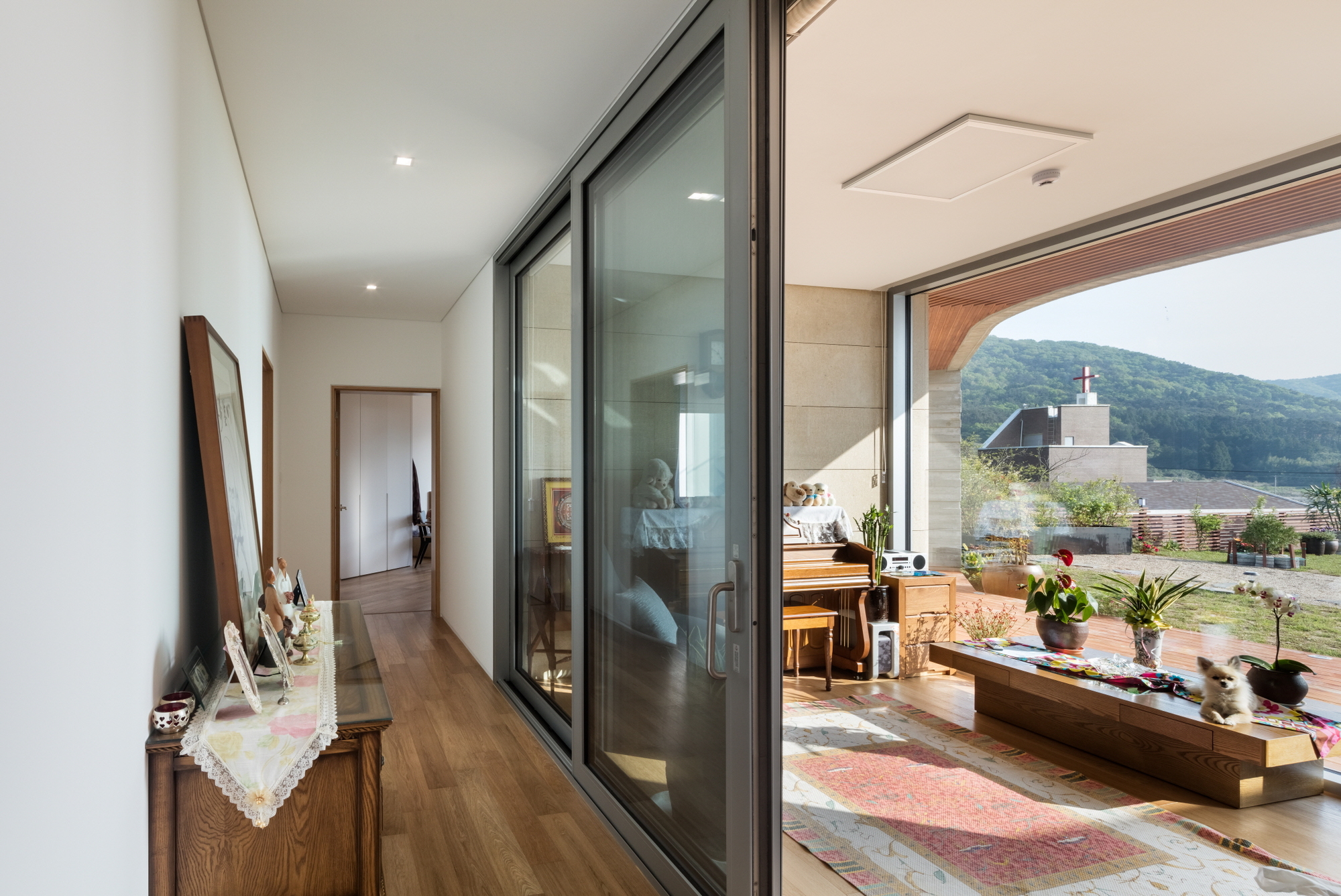 Gallery of House in Mt. Dongmang / 2m2 architects - 14