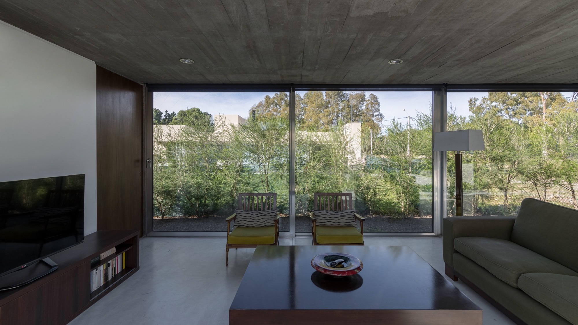 Gallery of House in Palihue / Bernardo Rosello - 27