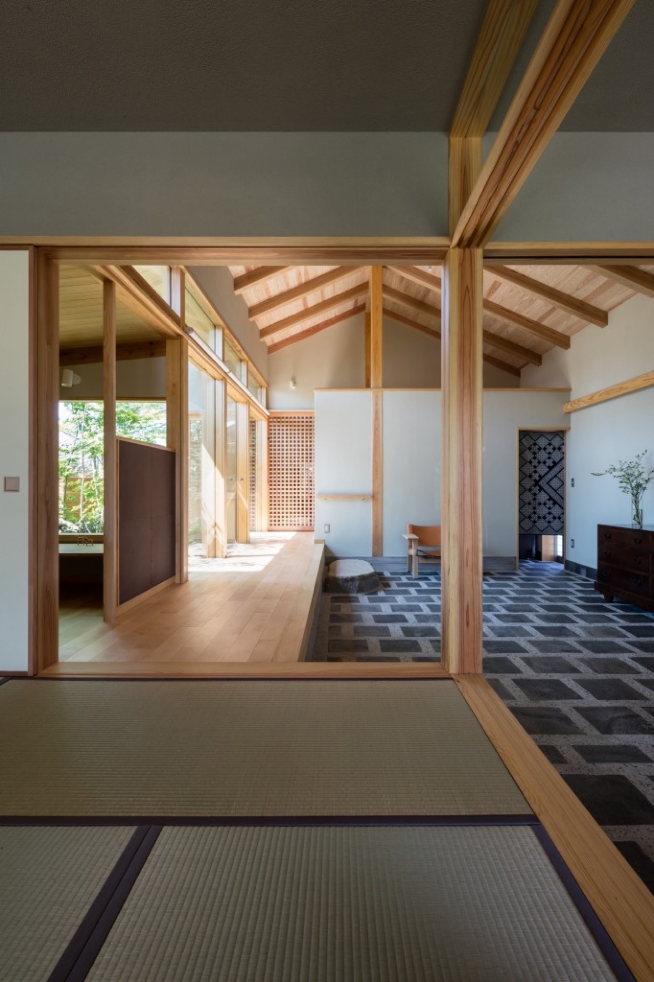Gallery of House with a Doma Salon / Takashi Okuno & Associates - 6