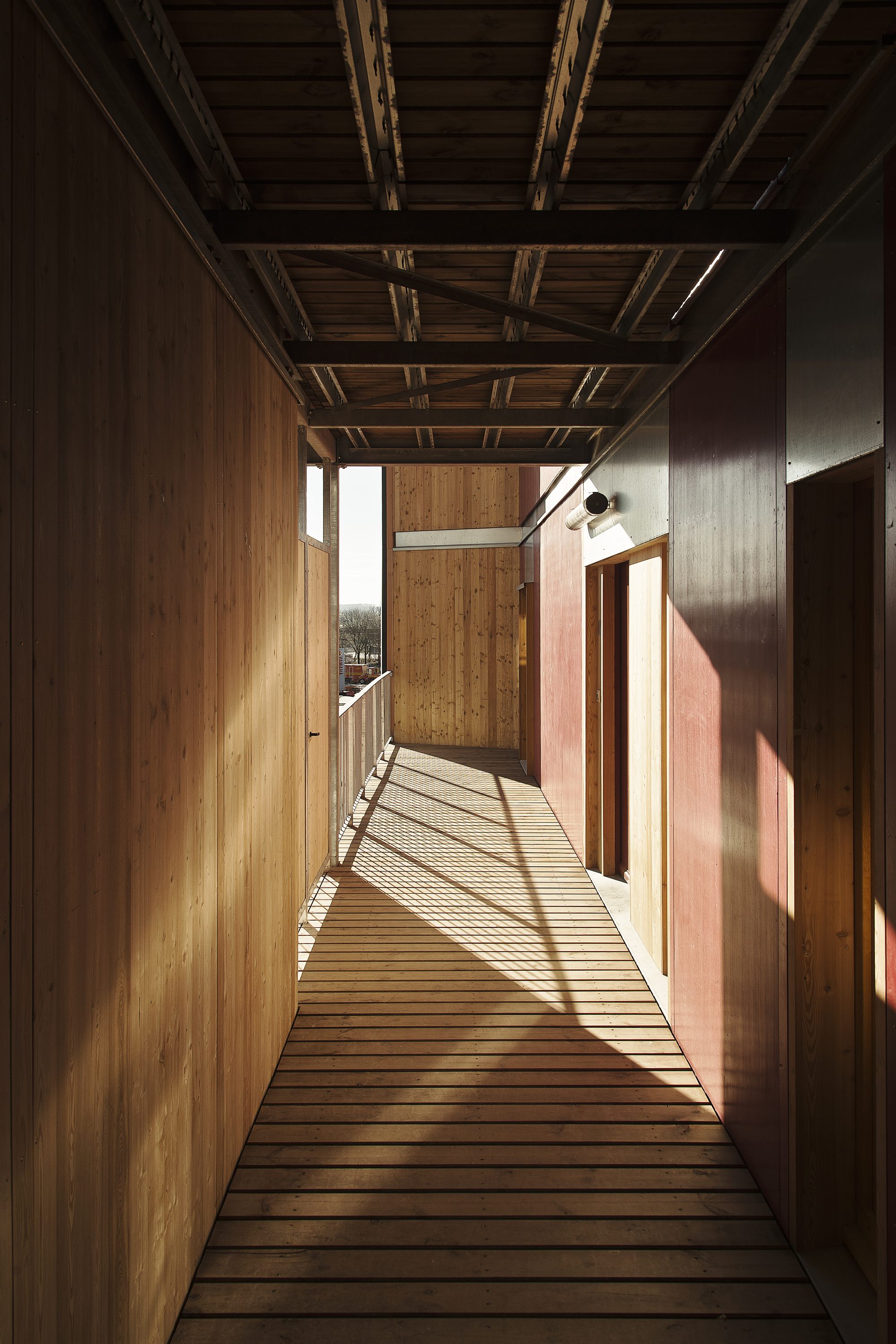 Galería de Viviendas Le Vialenc / Atelier du Rouget Simon Teyssou ...