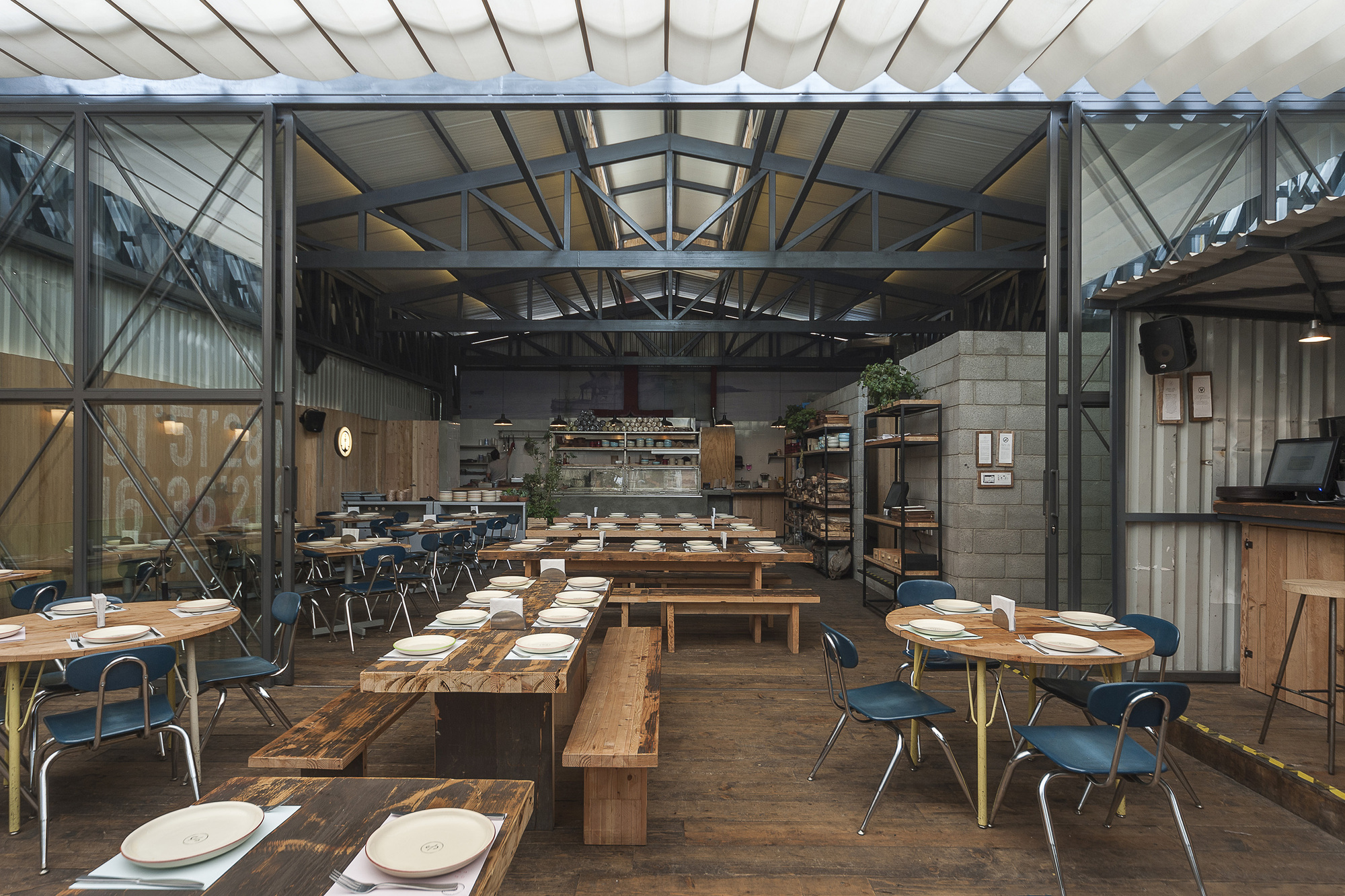 Gallery of Beyond Food: 10 Exquisite Restaurant Interiors - 6