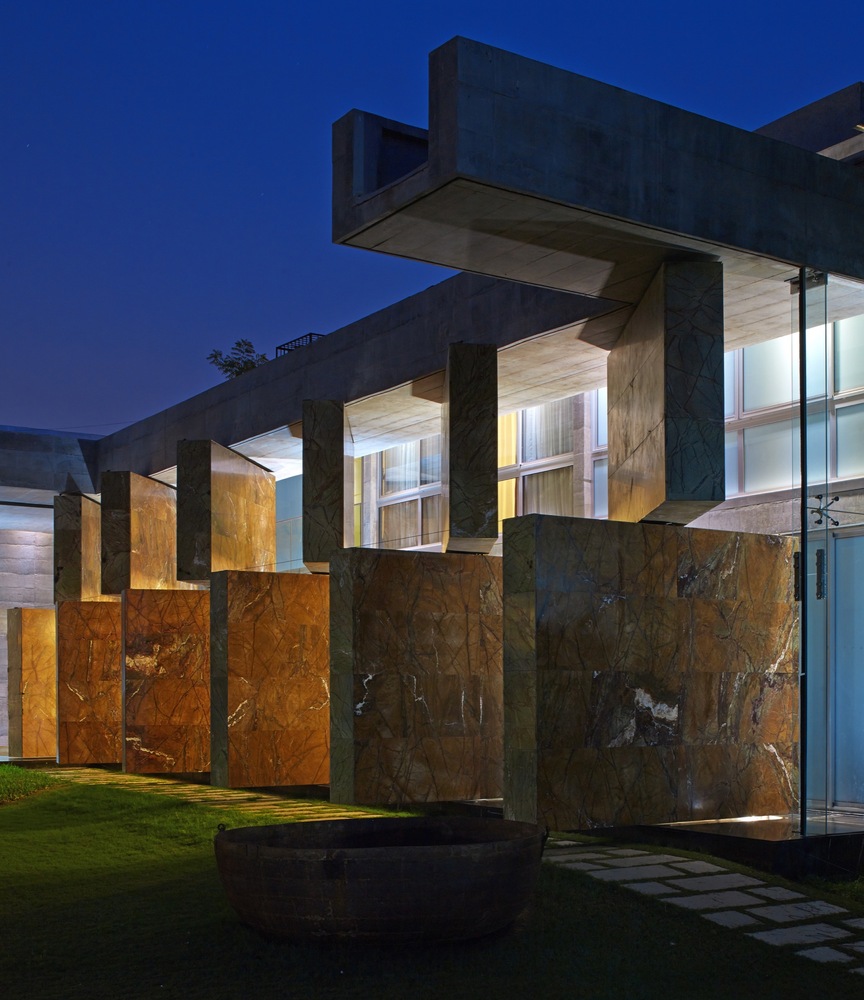 Gallery of Moving Landscapes / Matharoo Associates - 9