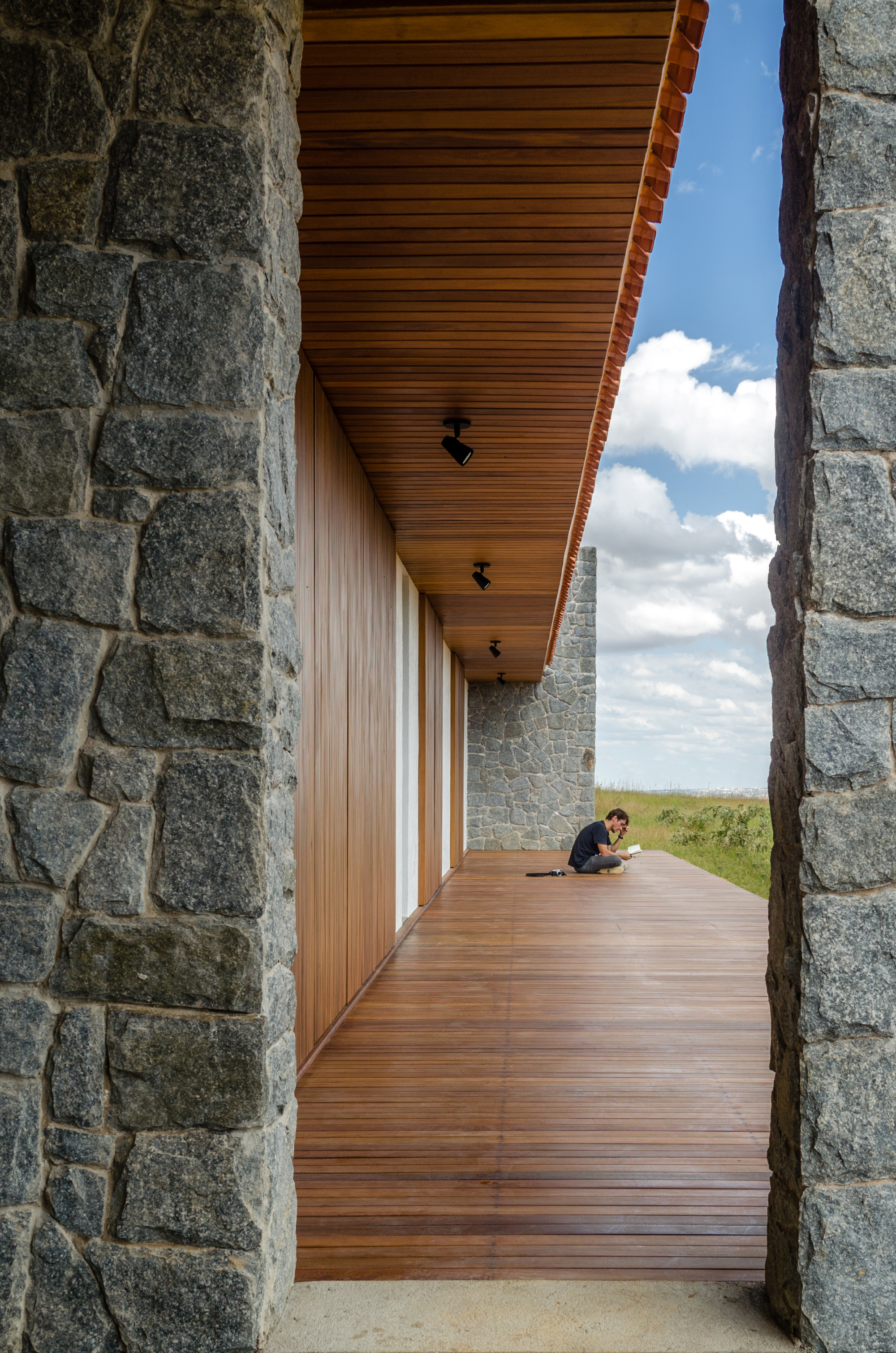 Gallery of House ER / Estúdio MRGB - 6