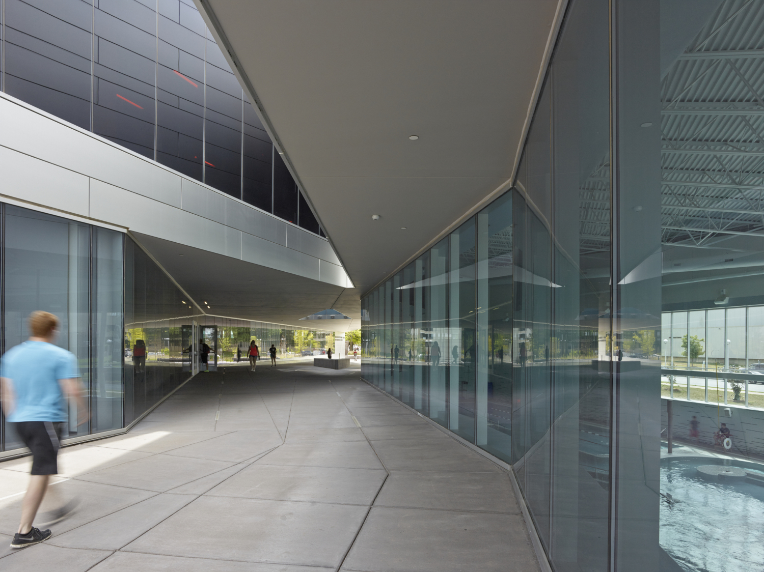 Gallery of Bill R. Foster and Family Recreation Center / Cannon Design - 3