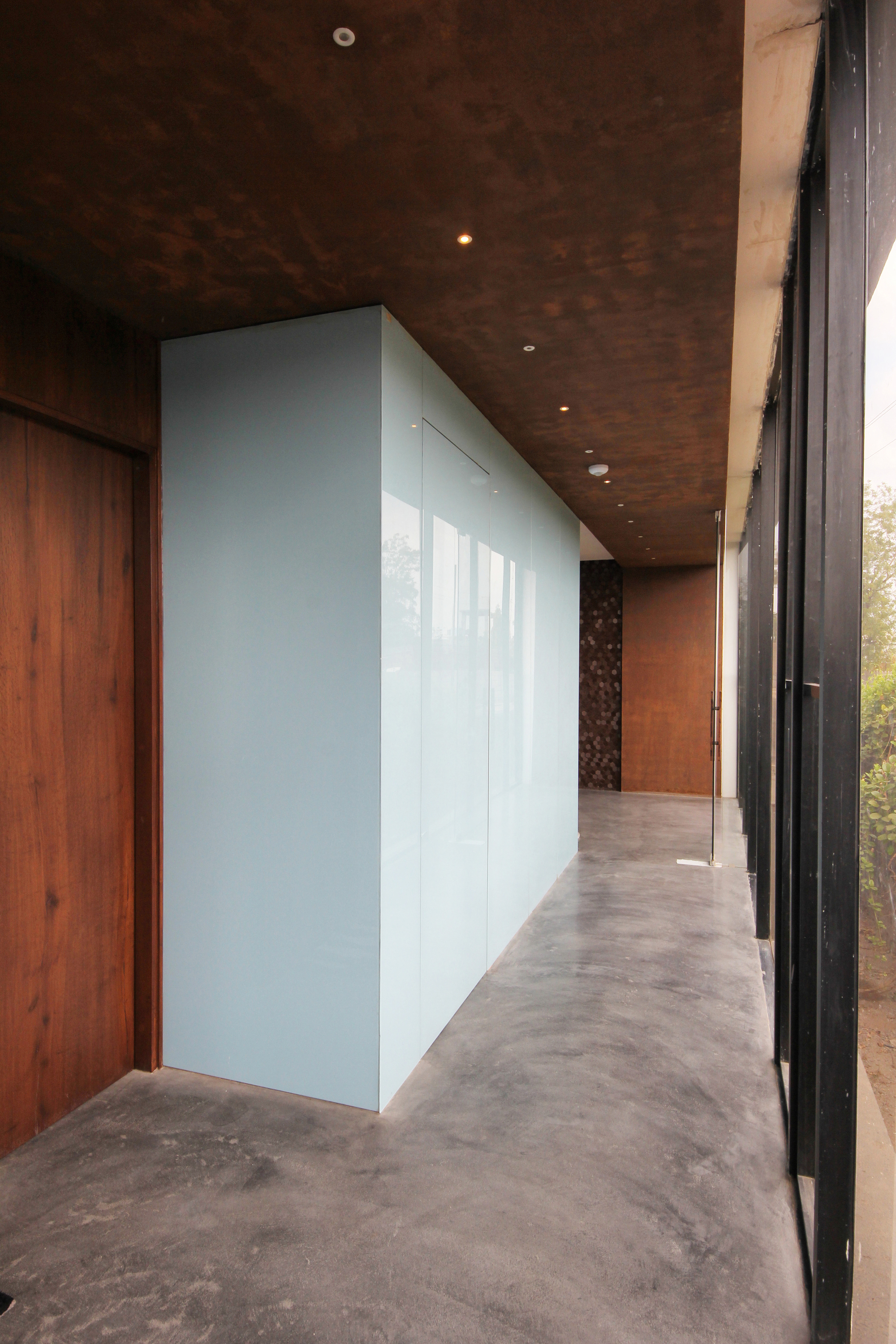 Gallery of Office@Threshold / Reasoning Instincts Architecture Studio - 15