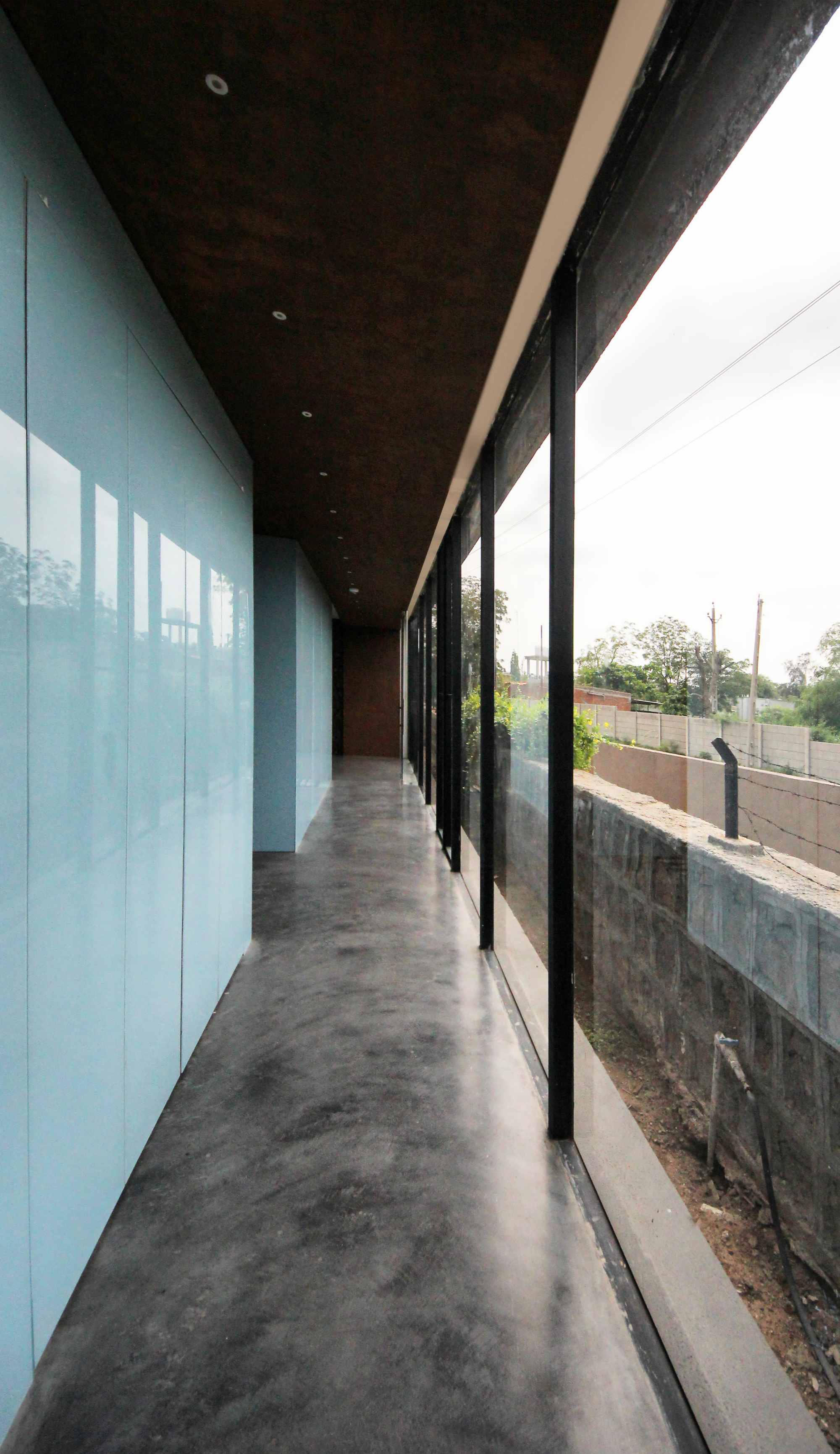 Gallery of Office@Threshold / Reasoning Instincts Architecture Studio - 5