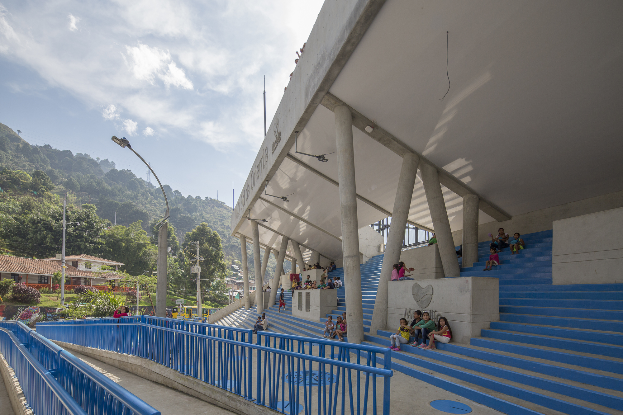 Galeria de UVA Sol De Oriente / EDU - 10