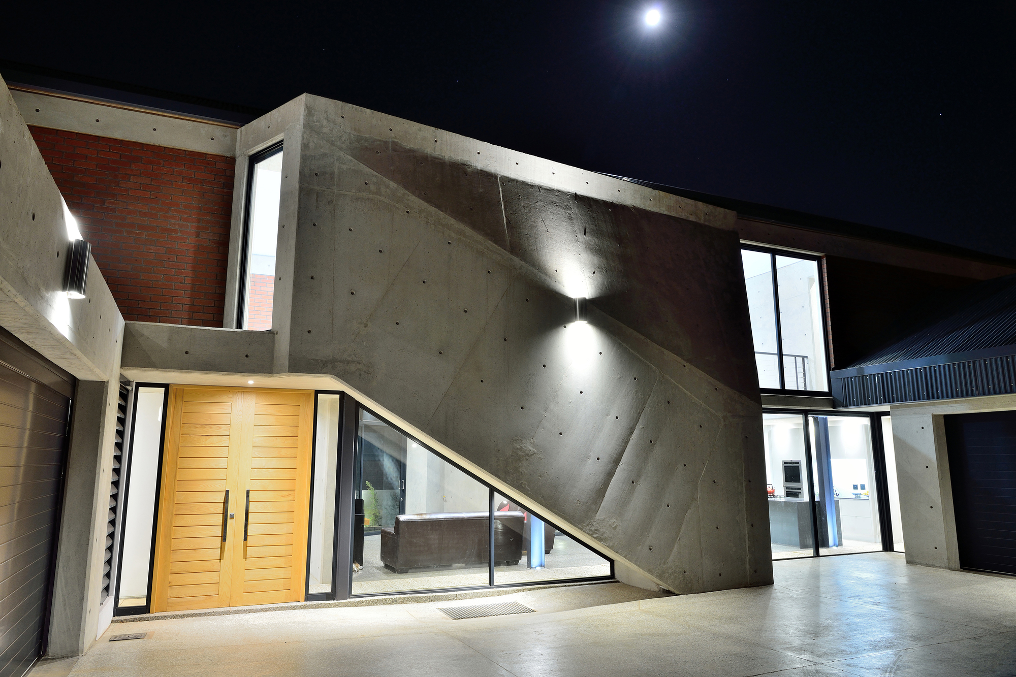 Gallery of Heliotrope Home / Eftychis Architects - 5