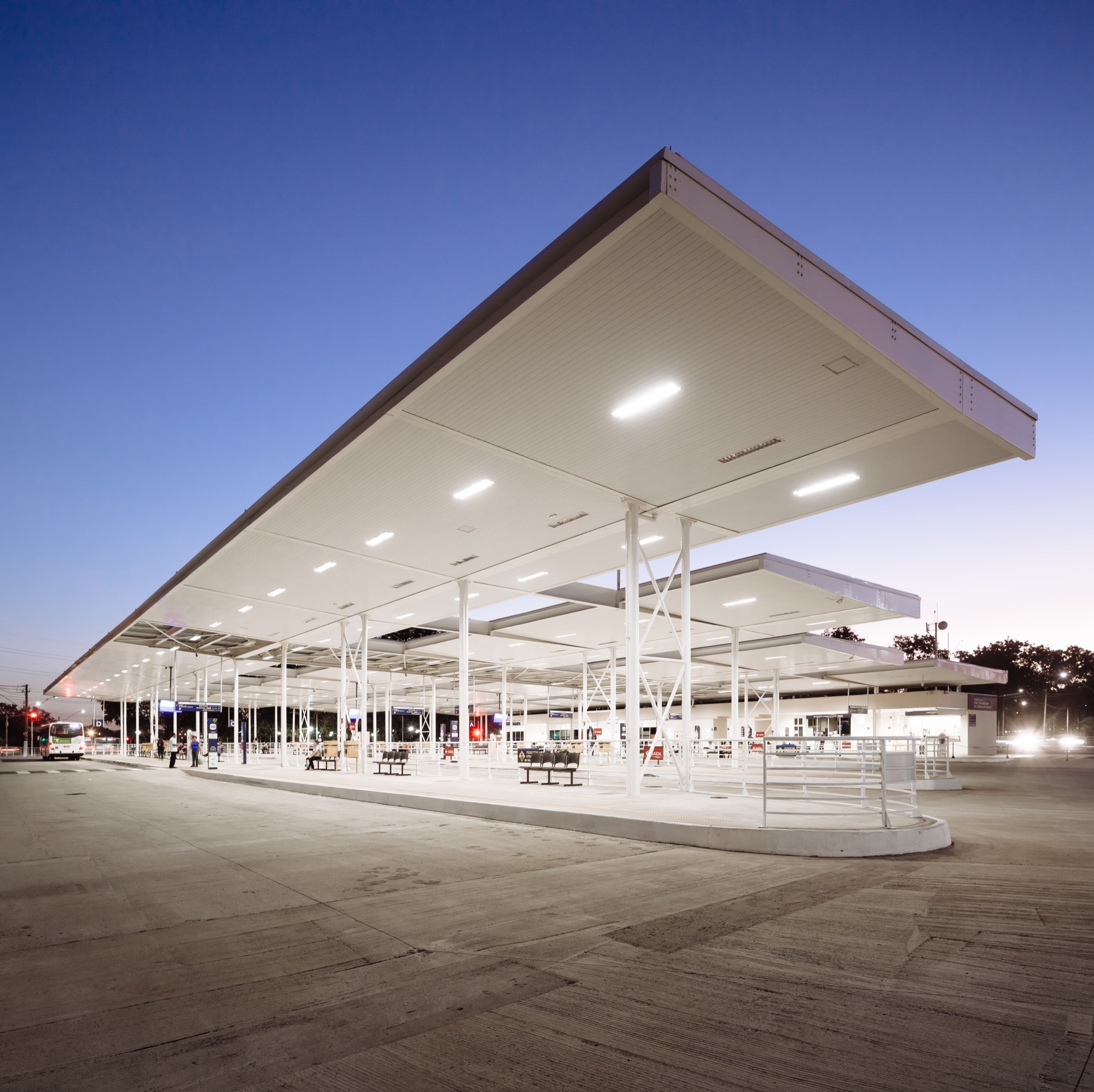 Galeria de Terminal de ônibus Dra. Evangelina de Carvalho Passig / 23 ...