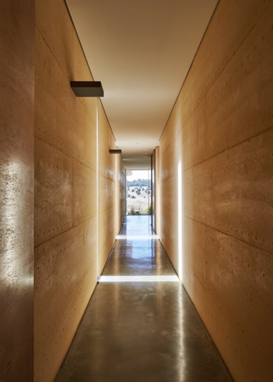 Gallery of Julimar Falls House / Studio Nicholas Burns - 2