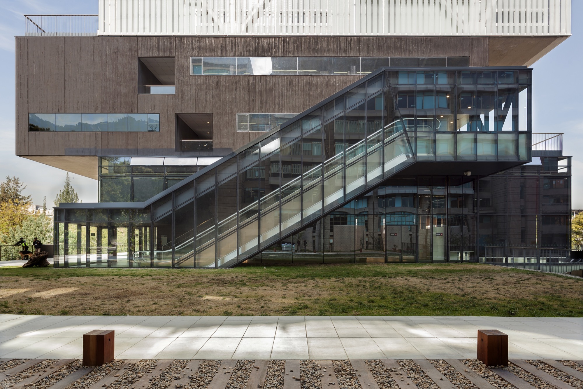 Gallery of Pontificia Universidad Javeriana School of Art / La Rotta ...